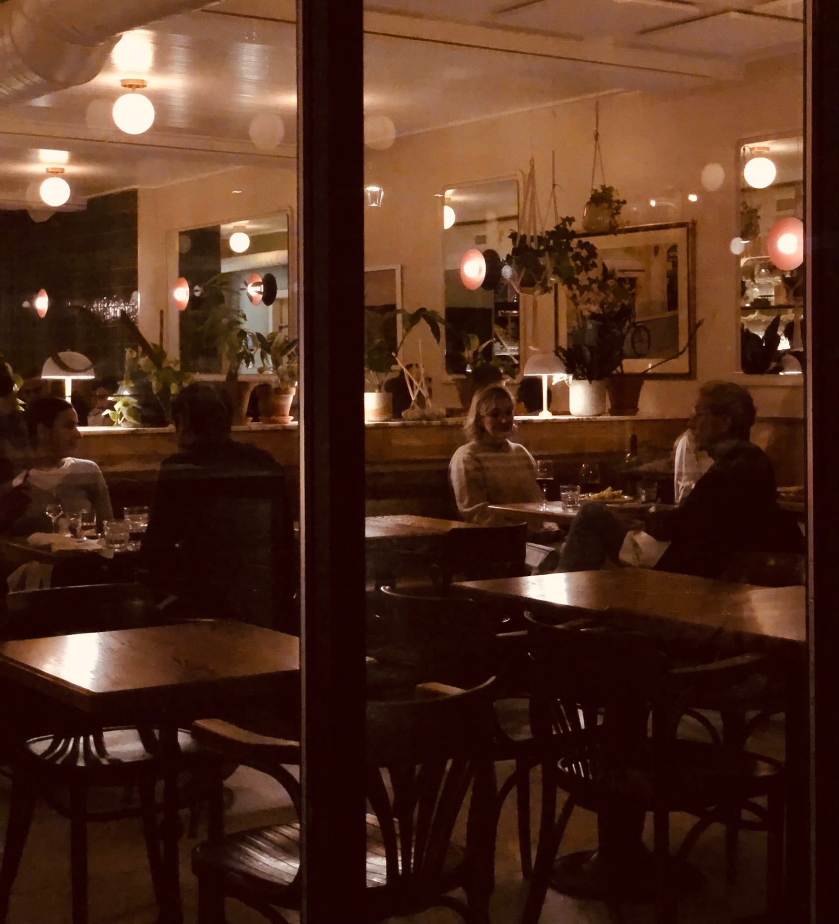 Restaurant review: Moccione - by Lesley Chesterman