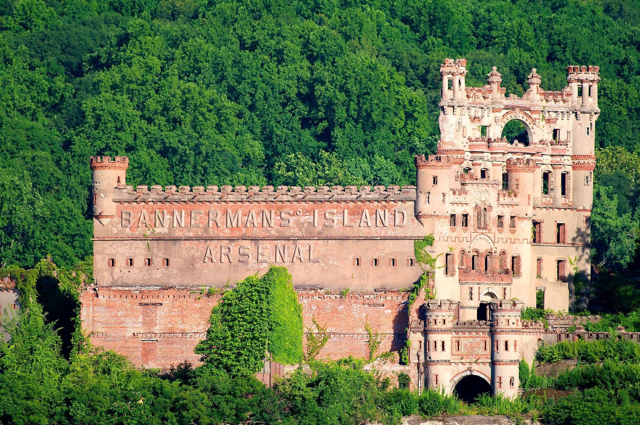 Bannerman Island and the Improbable Ruined Castle On the Hudson
