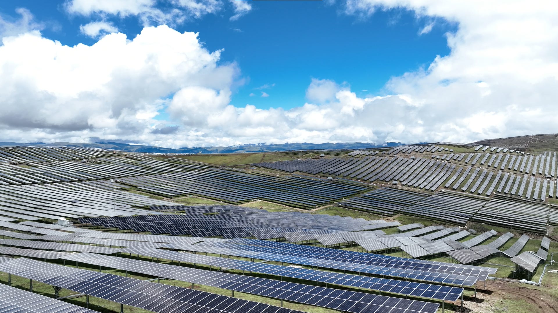 World's Largest Hydro-Solar Plant Generates Power on Tibetan Plateau