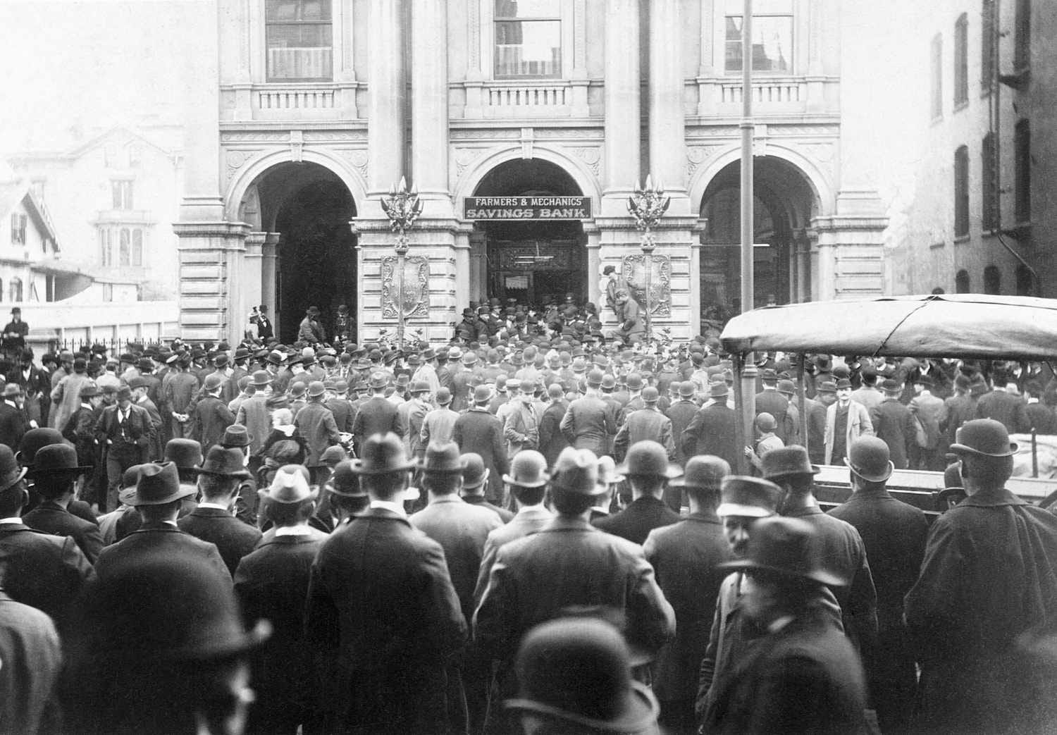 Anatomy of a bank collapse - by Rhys Wallace - Blind Trust