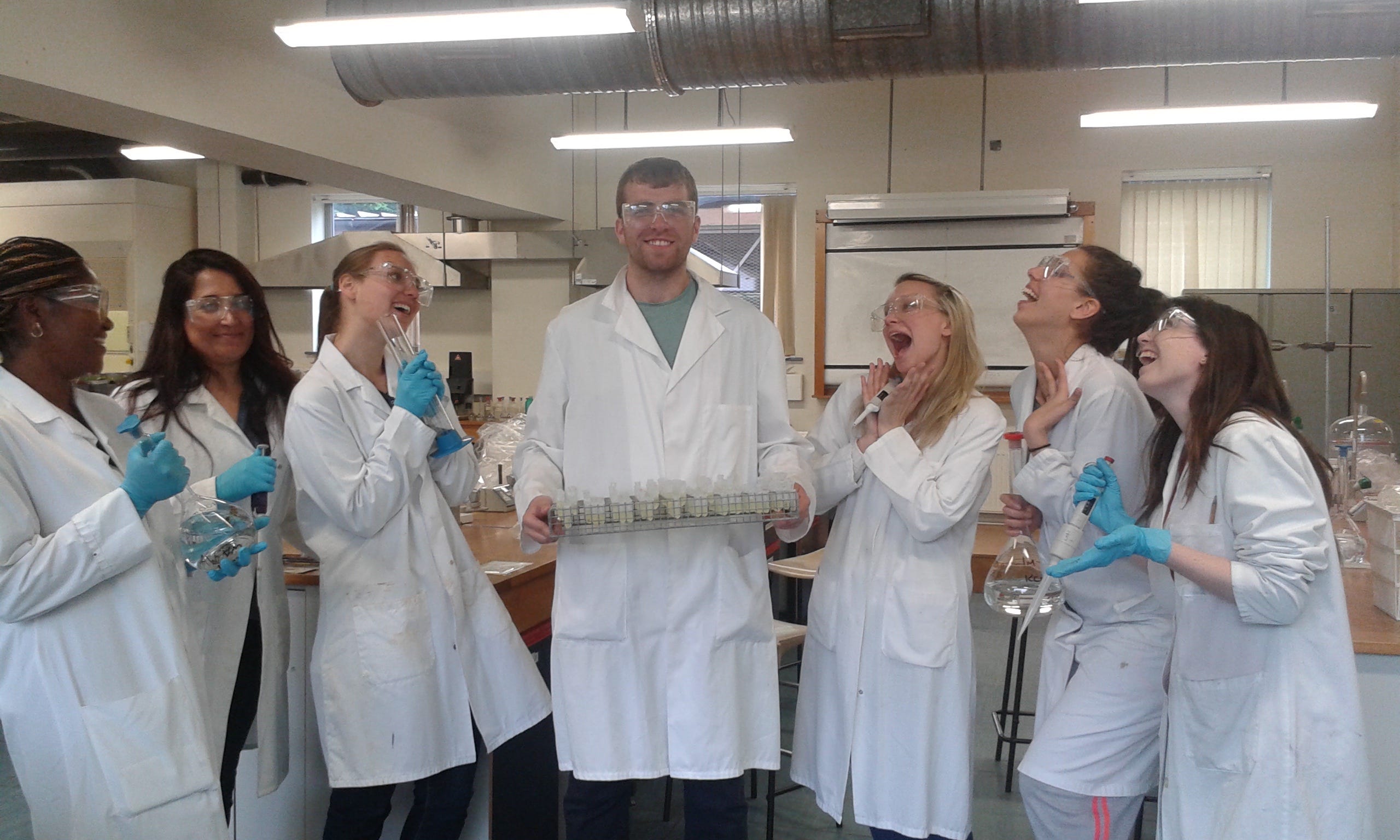 The #distractinglysexy counter-meme - by Salvatore Attardo