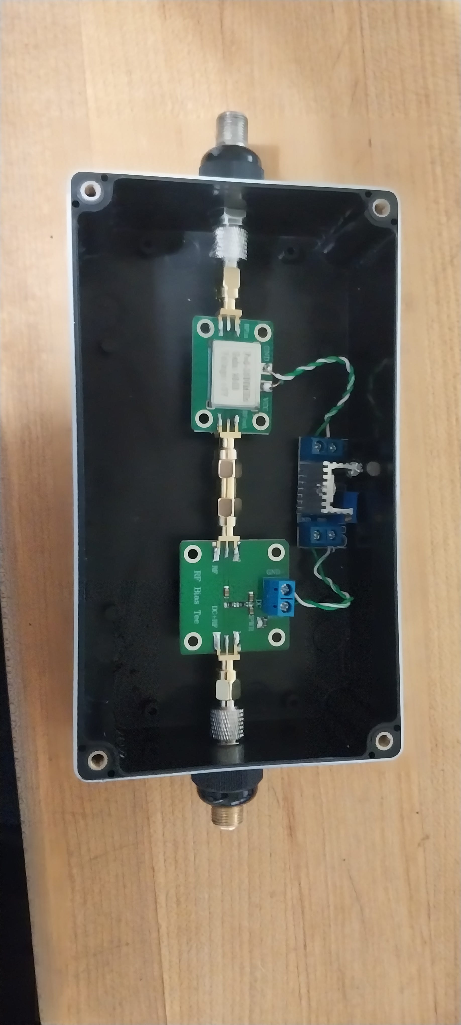 Cheap D.I.Y. TV Preamplifier With Inline Power