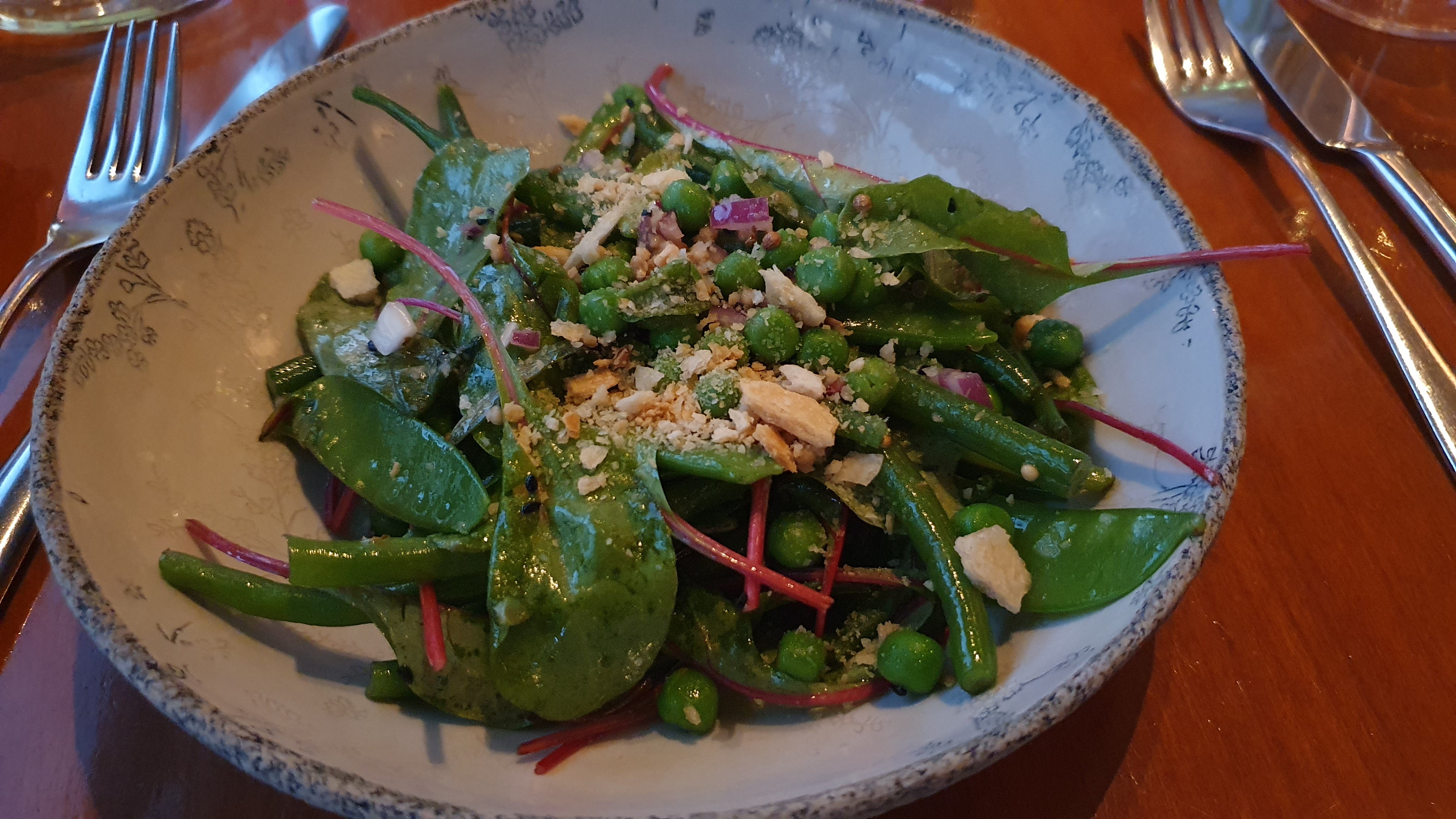 Eating Customs: Cultural Differences in Table Setting and Etiquette