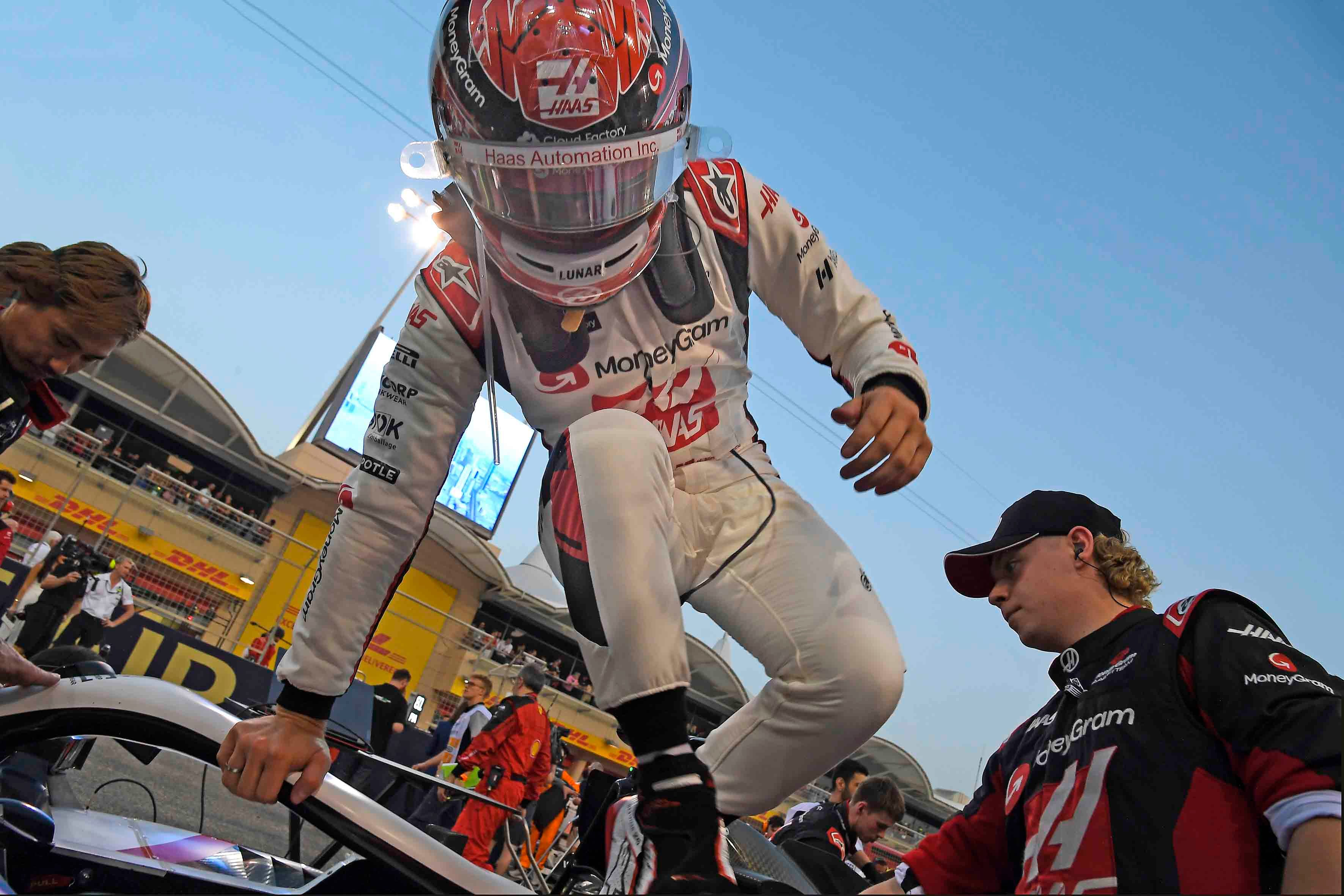 MAGNUSSEN - TID TIL AT TÆNKE PÅ 2024 - by Peter Nygaard