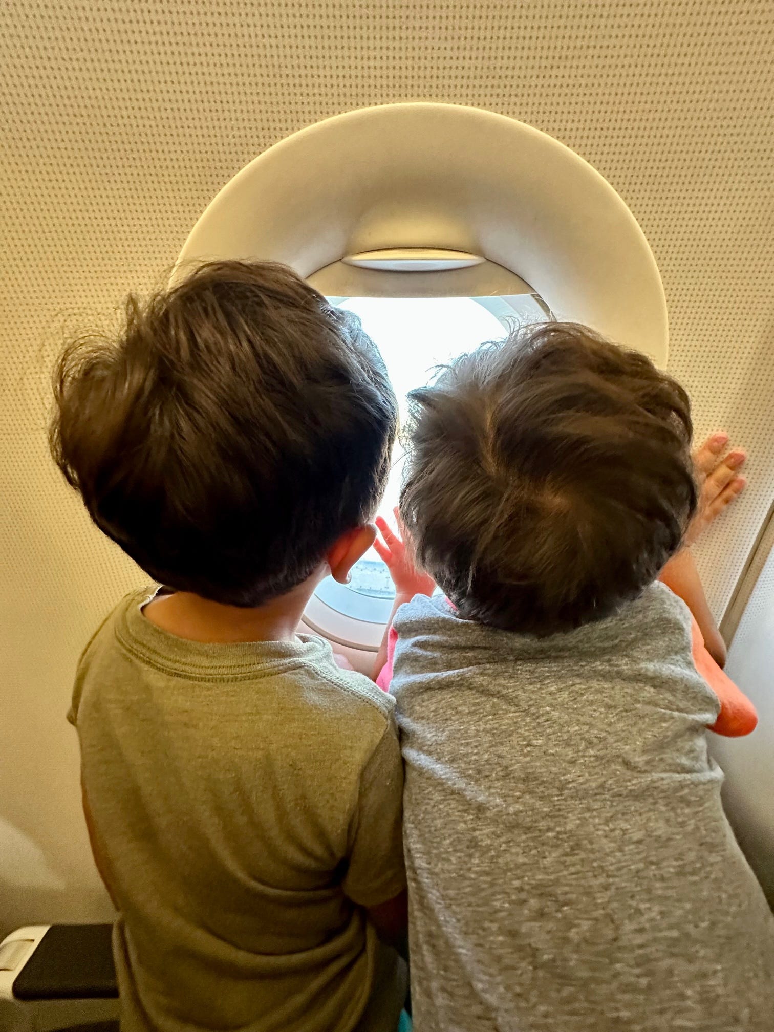 Airport Layover with Kids. Travel with Kids