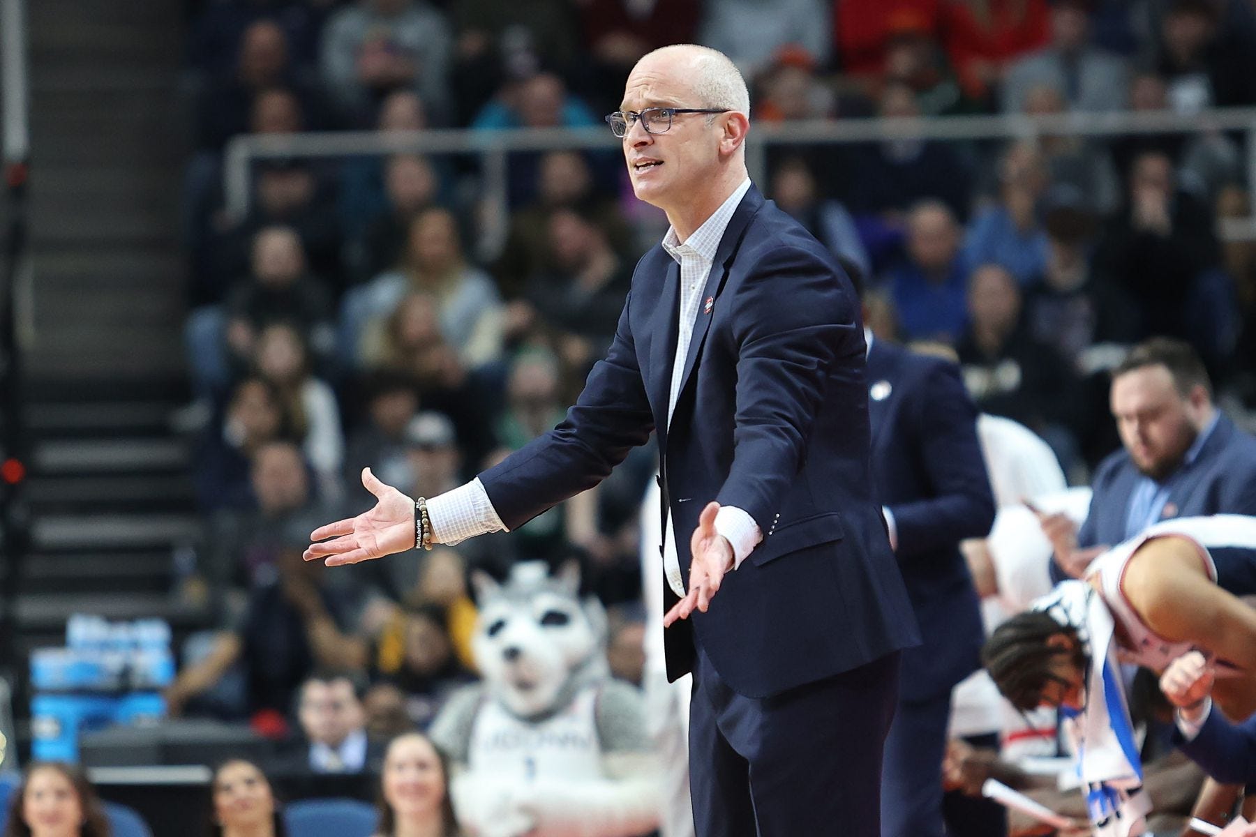 Dan Hurley's breakthrough season at UConn started with an apology