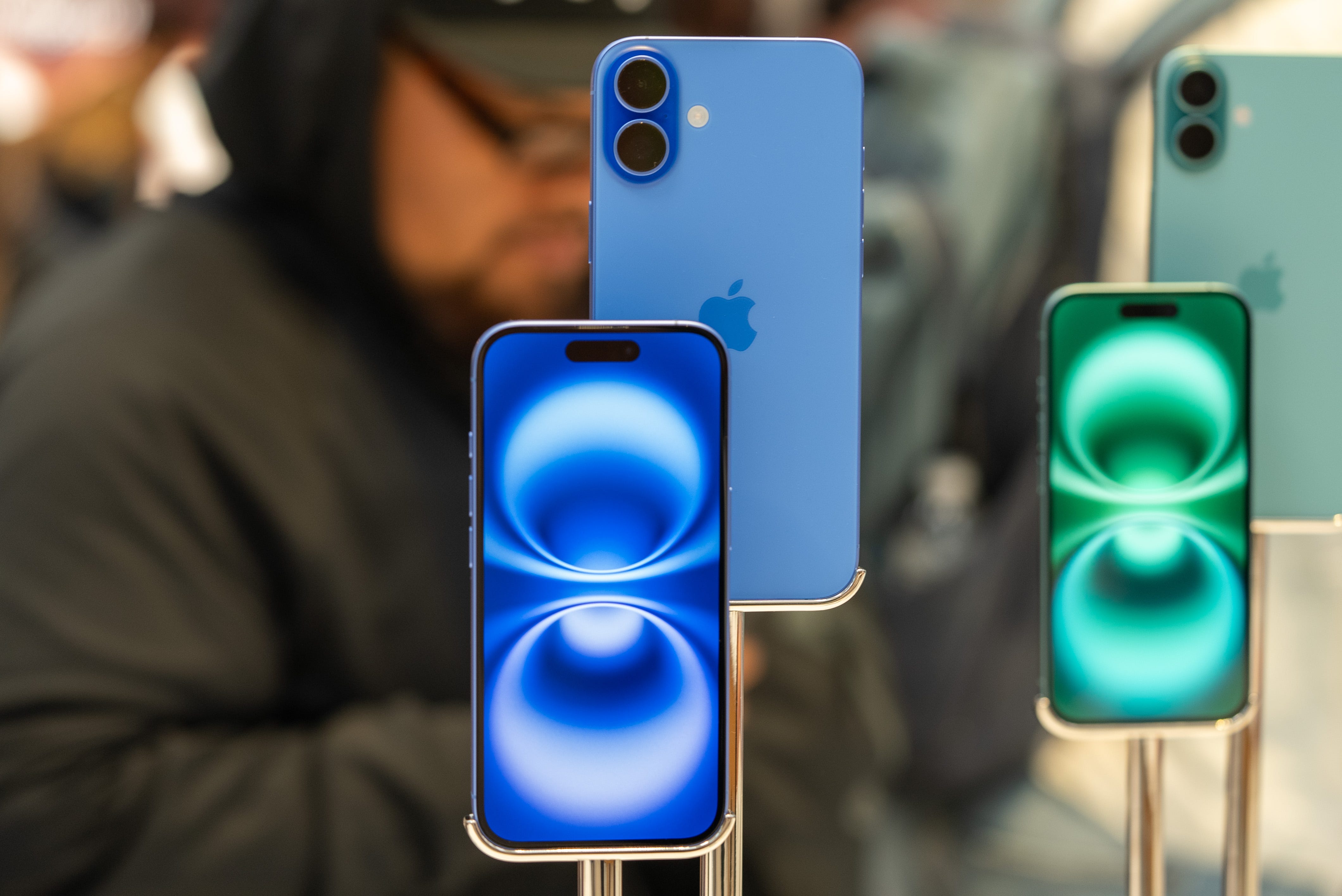 iPhone 16 colors: see all five color choices