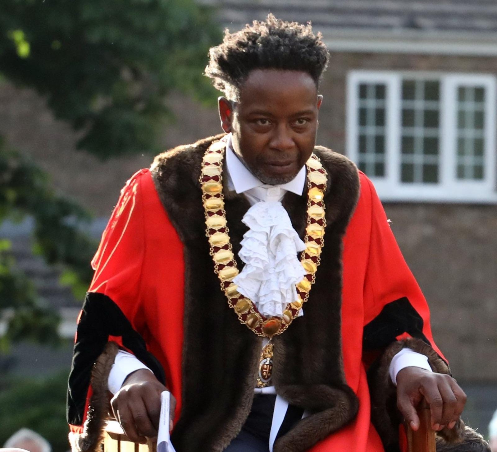 The mayor and the ‘crocodile’ - NN Journal