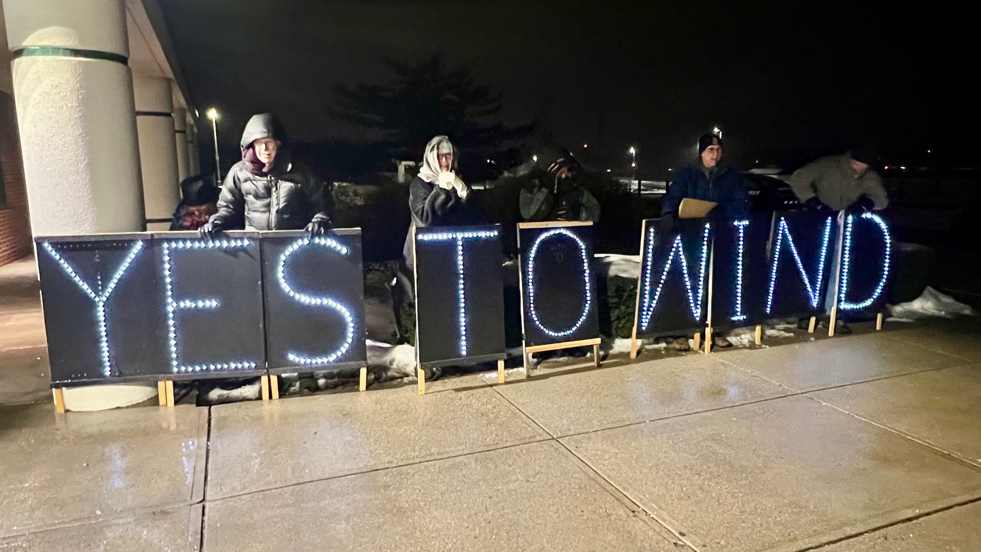Climate advocates confront anti-wind denialists at Portsmouth Town ...