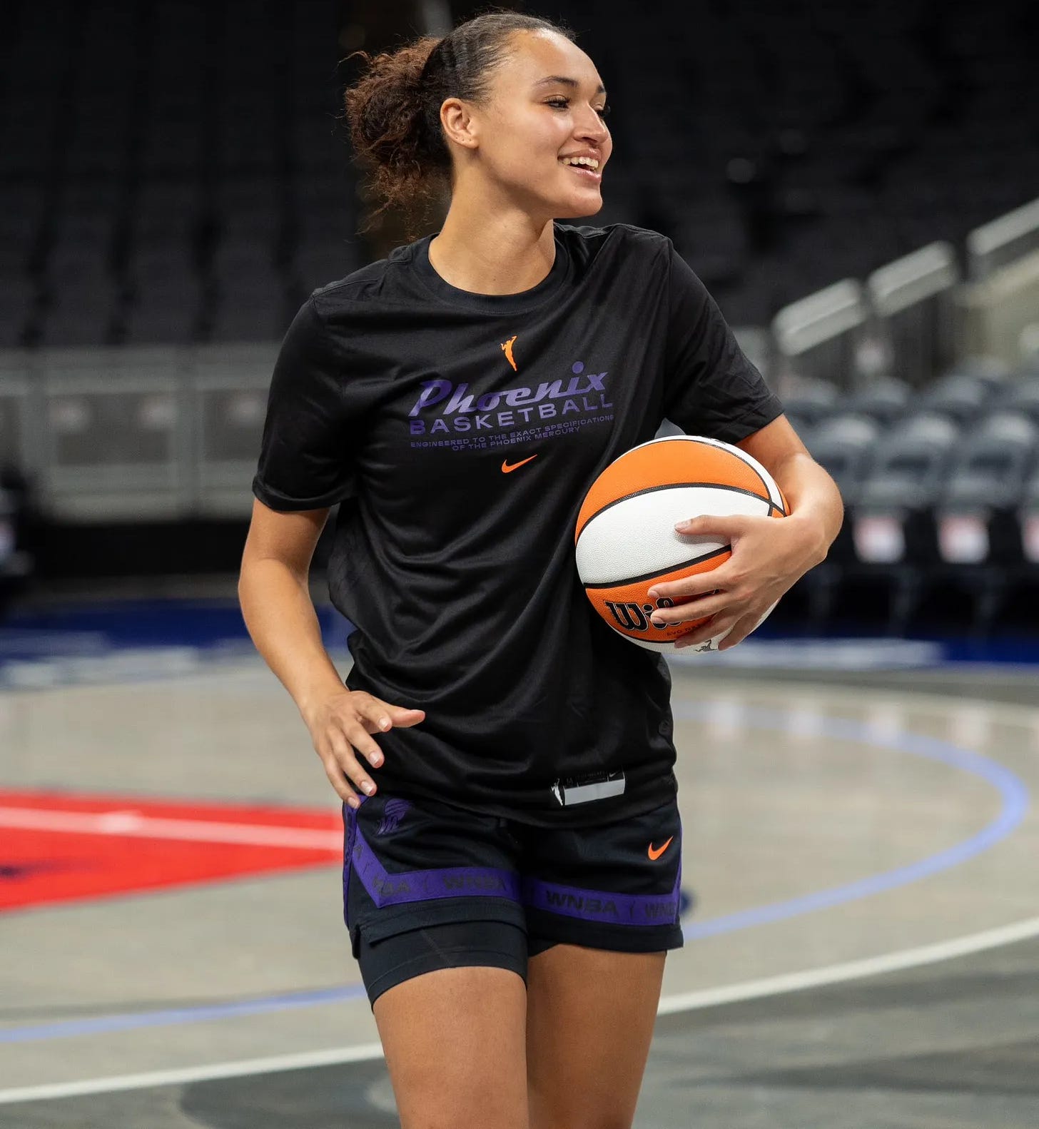Phoenix Mercury and Celeste Taylor agree to training camp deal
