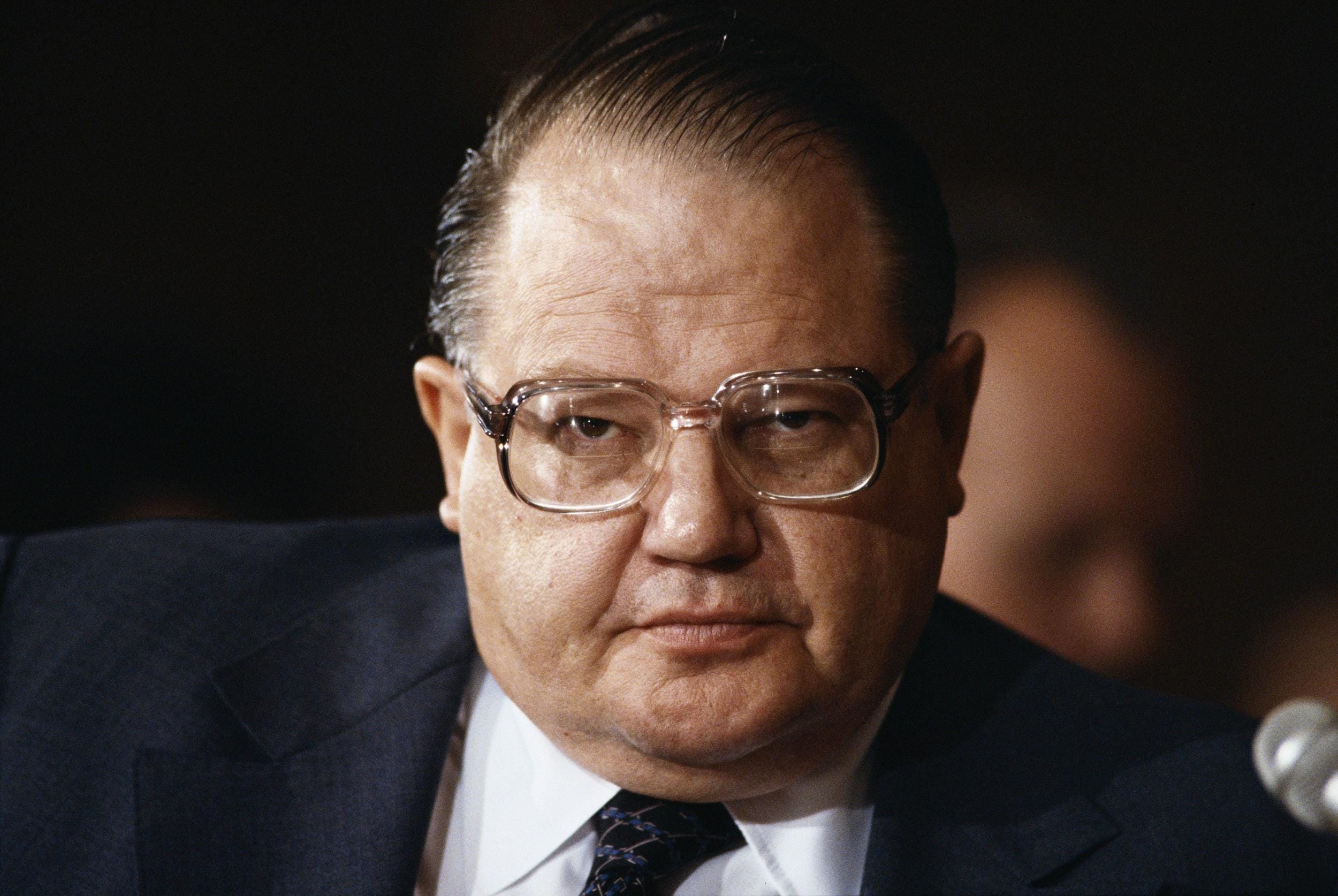 The Fall of Bunker Hunt - by Mike Holme