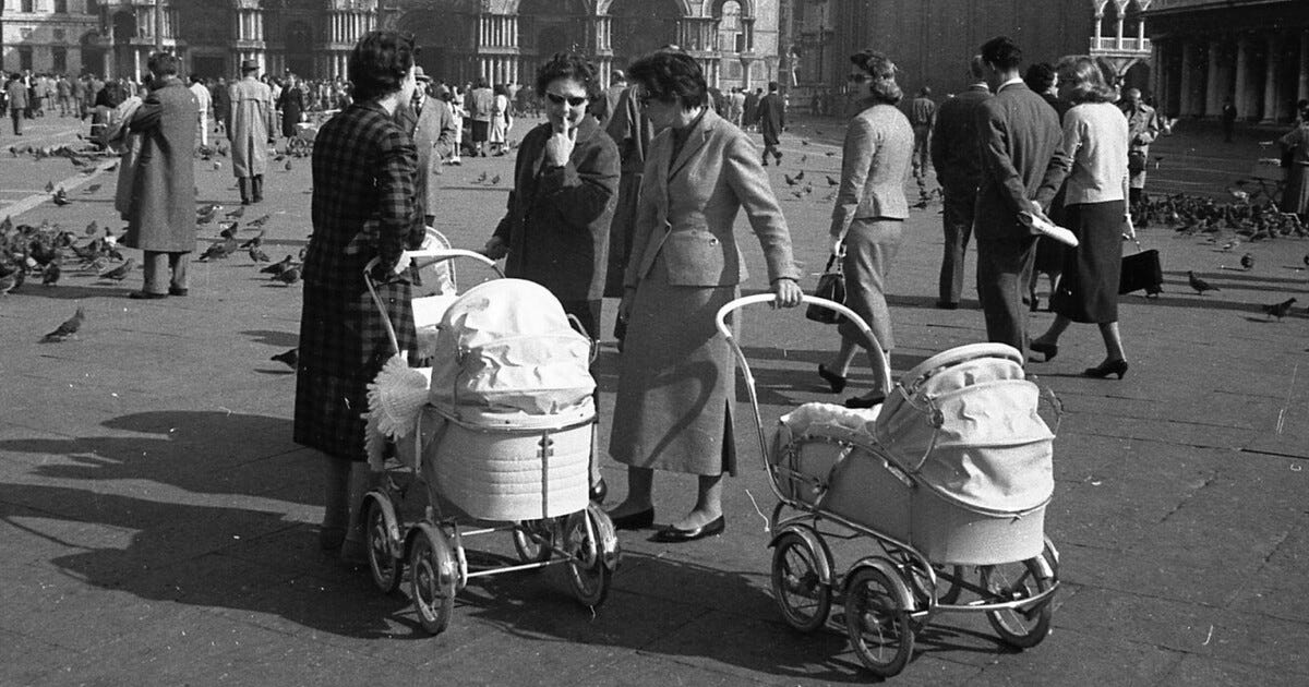 "In Italia non si vedono più carrozzine. Ci restano pochi anni o ...