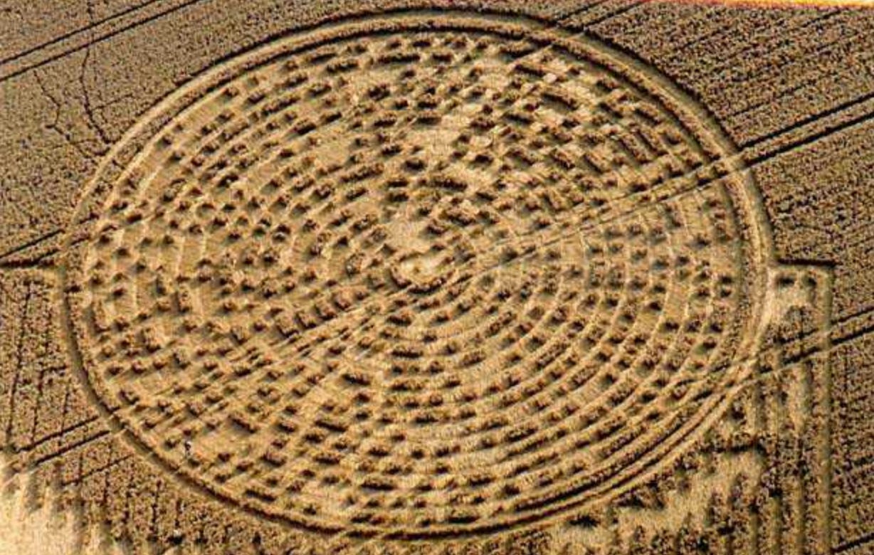 Crop Circles: What Is Behind These Complex & Intricate Works of Art?