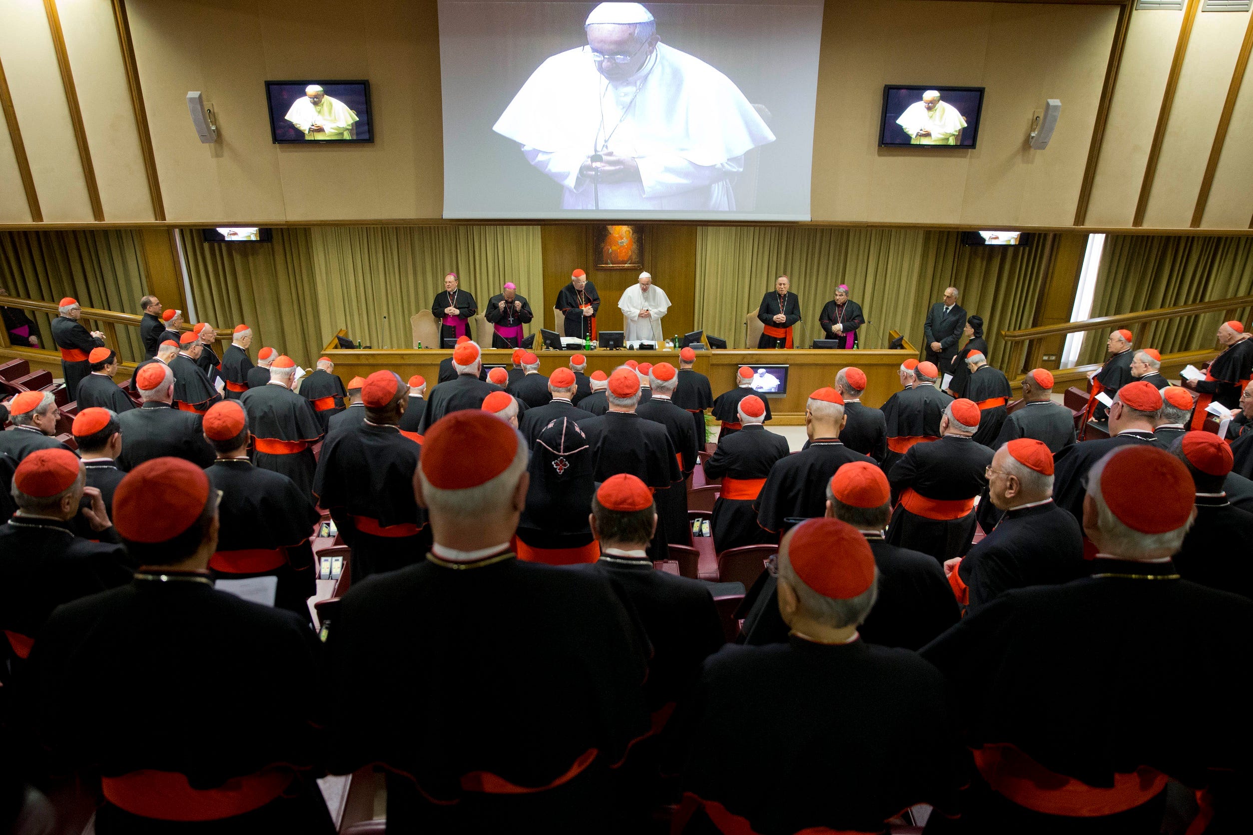 Solemn Worship or Synodal Wrangling?