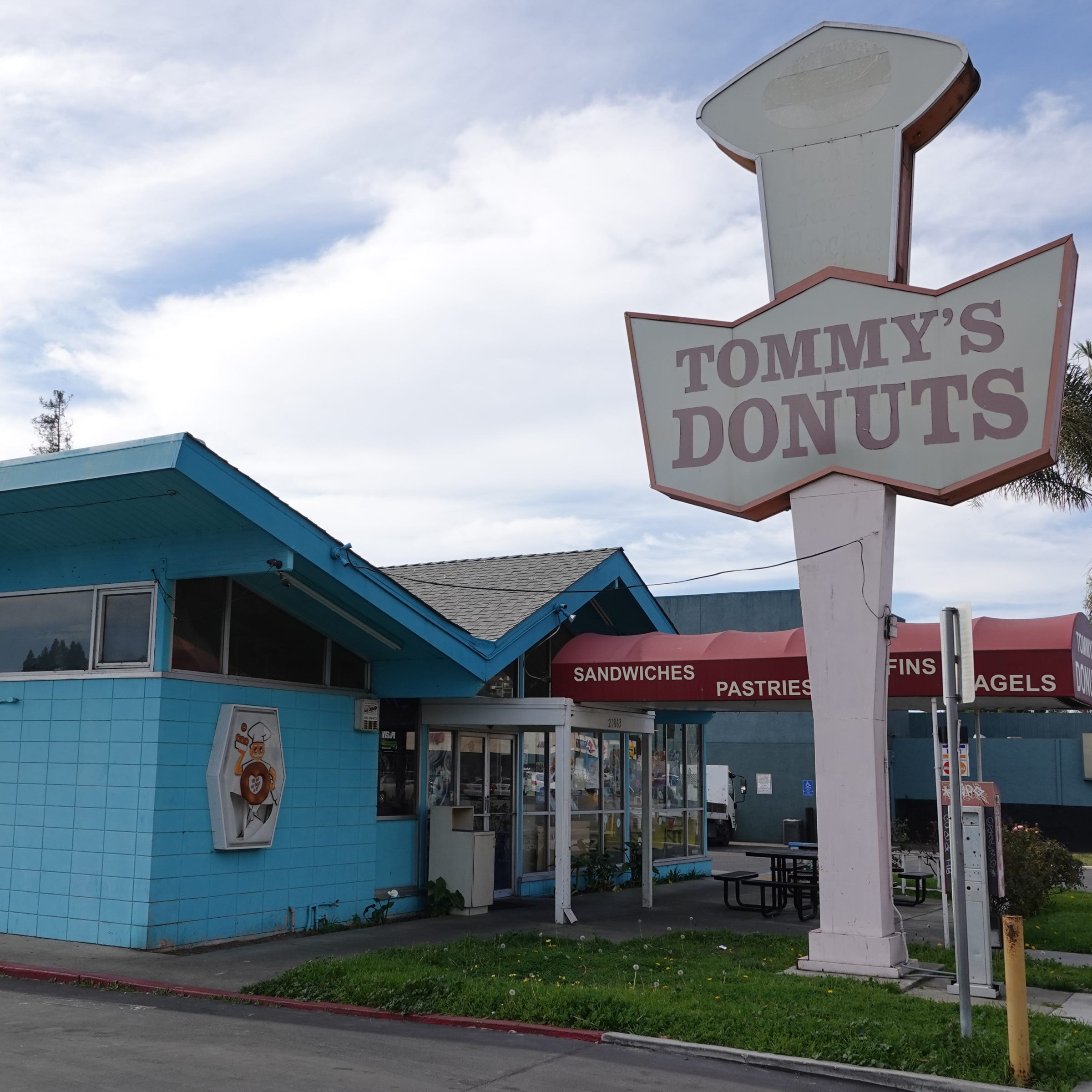 It's National Donut Day: Here are 2 dozen classic shops where the ...