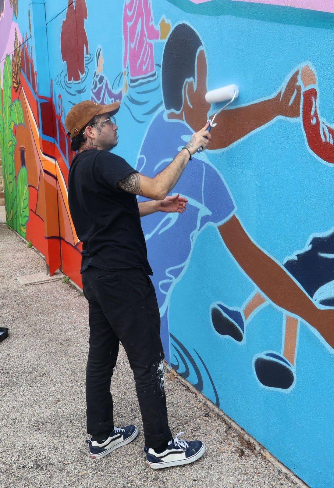 A New Latino Mural, “Sacrificios,” Honors Migrants’ Lives
