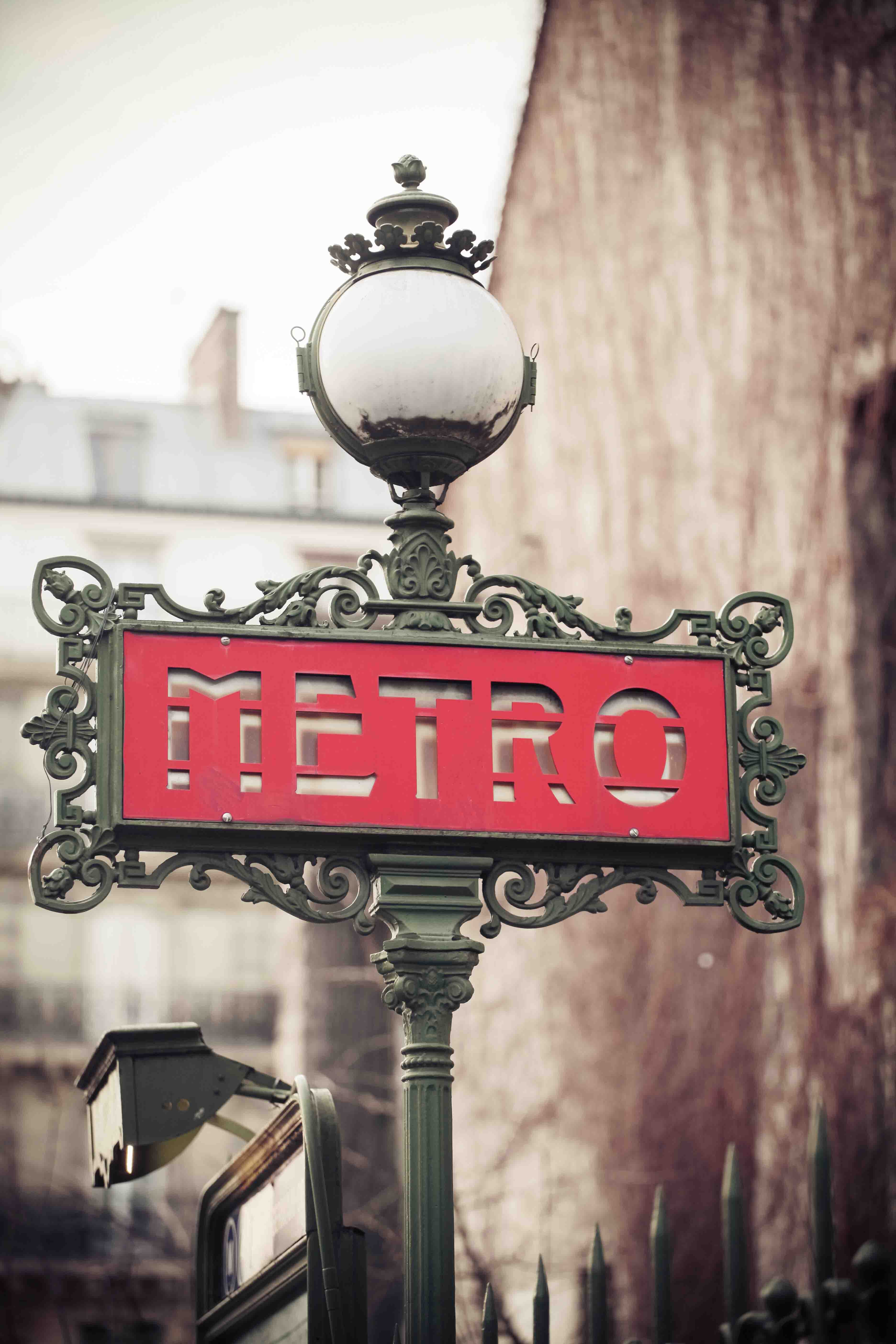 The Secret Underground of Paris : Myths and Realities