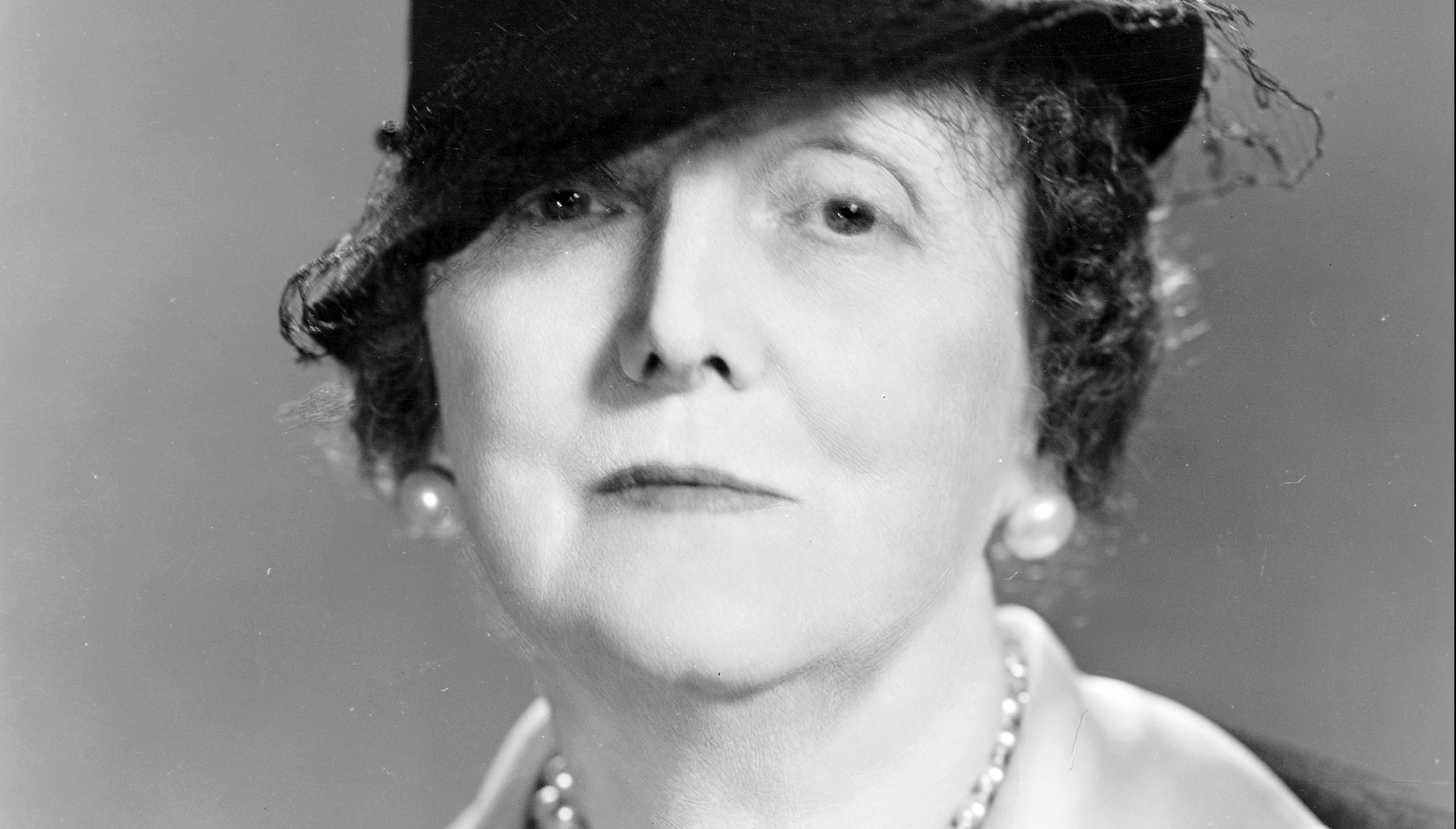 What I Learned from Emily Post's 'Etiquette' (1922)