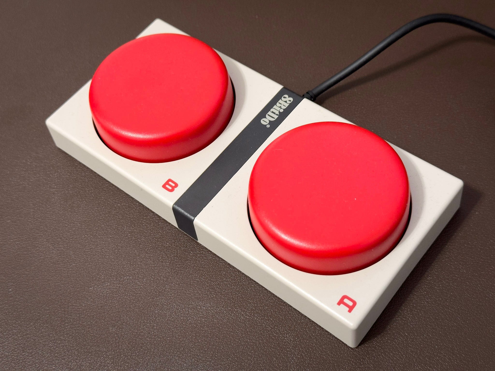 Oh no, I can't stop using this retro NES keyboard