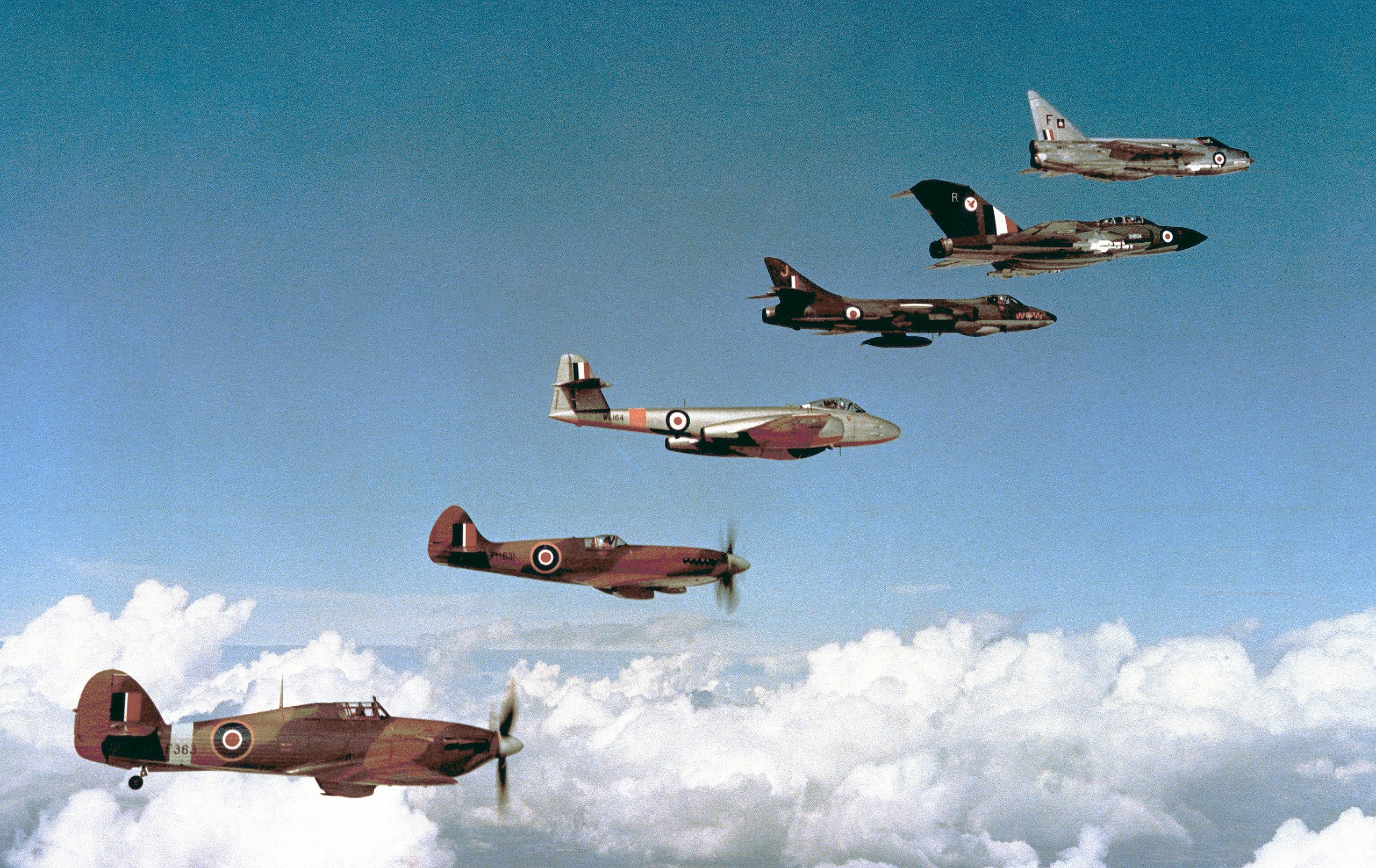 You VOTED on the 10 best-looking British aircraft….and here are the ...