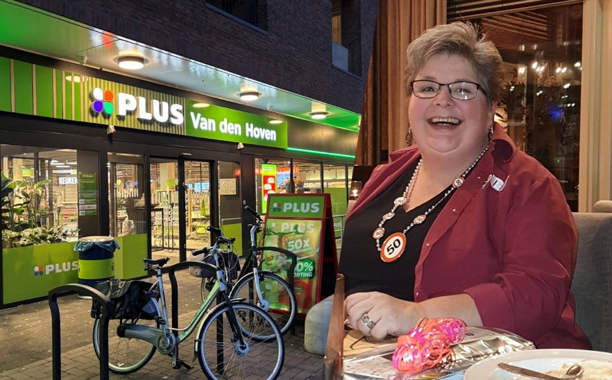Anja Tibbe viert 35-jarig jubileum in de supermarkt aan het Wheemplein ...