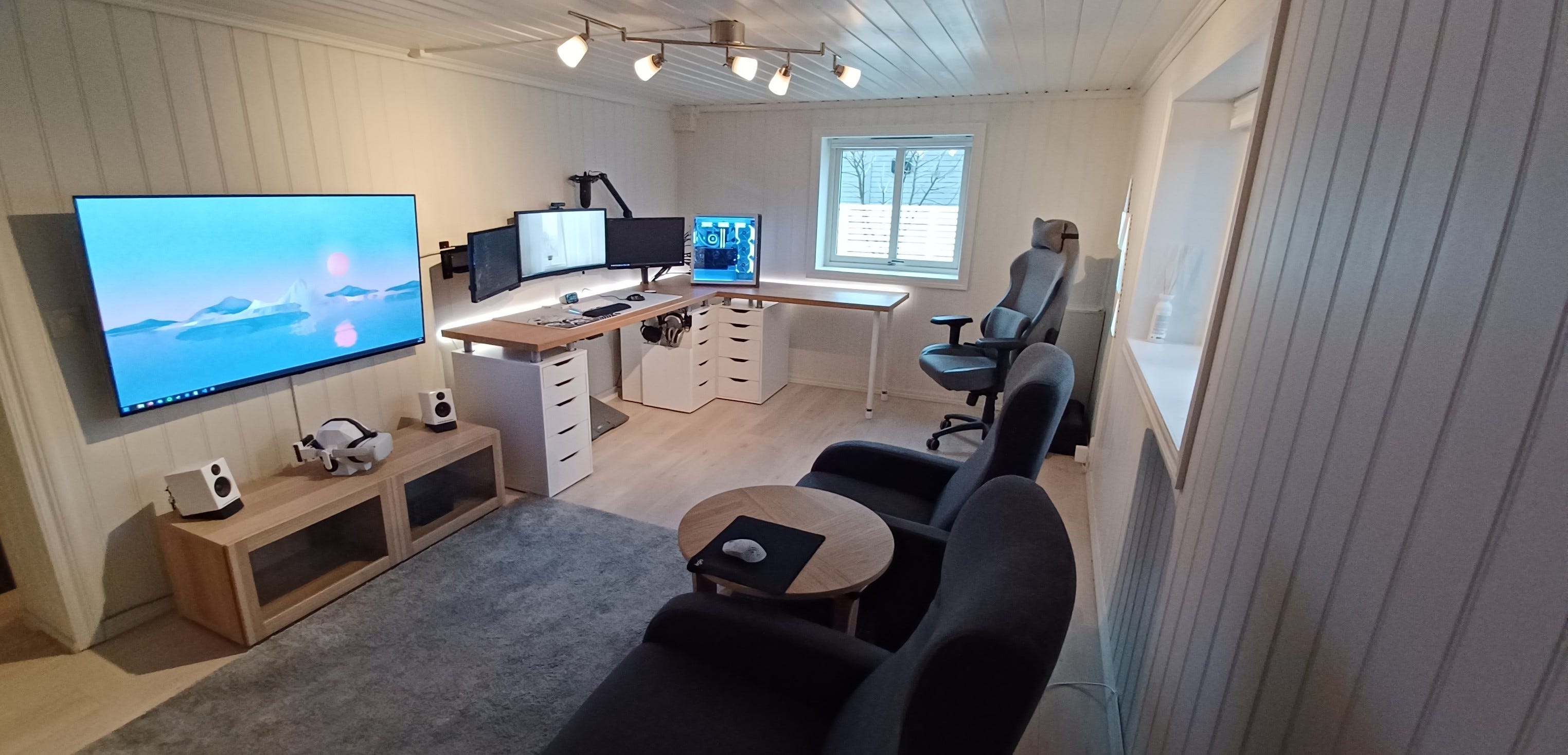 No. 4 - Ako's Magical Gaming Room - battlestations