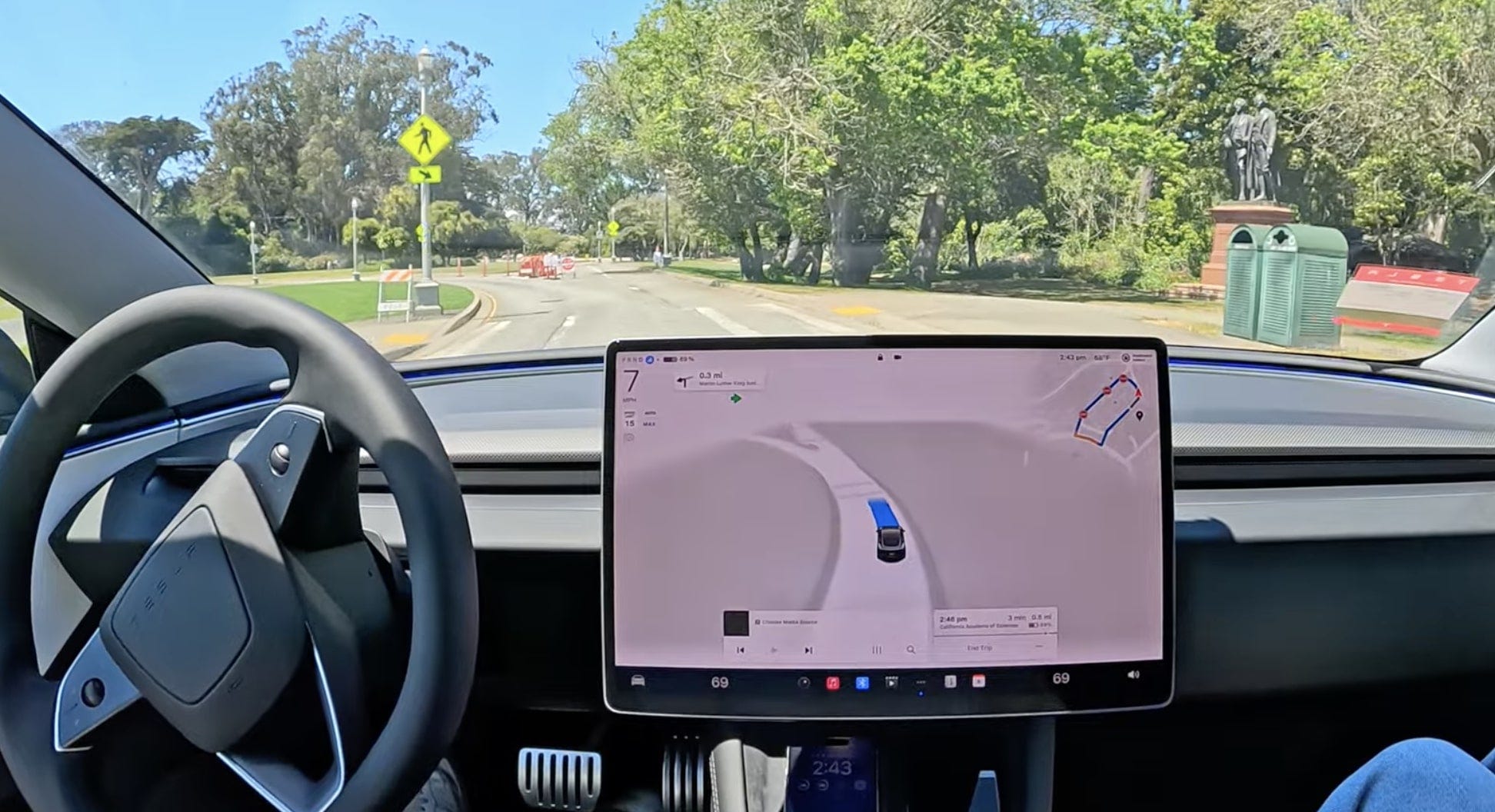 Tesla FSD 12.4.3 is Driving Like a Professional Chauffeur