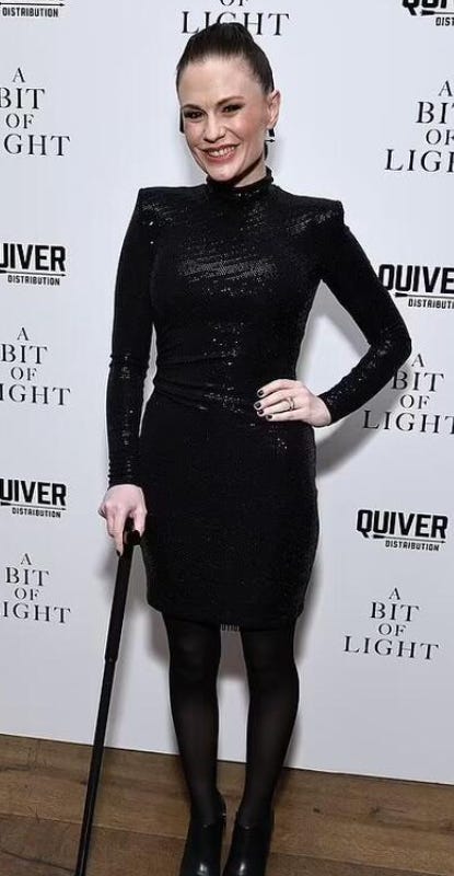 Pope Francis misses big event; Anna Paquin walking with a cane; Indian ...