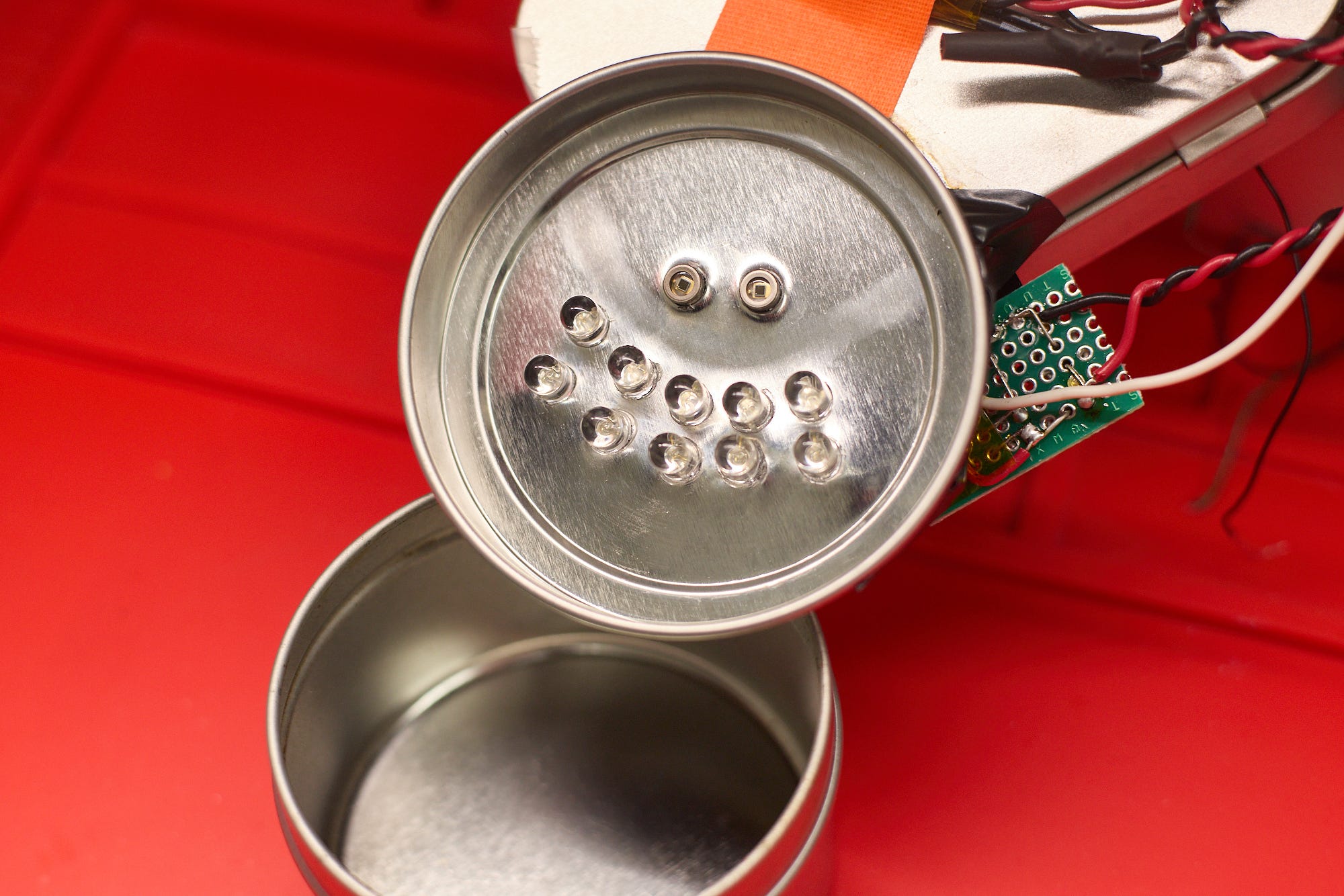 Building a phosphorescence detector - lcamtuf’s thing