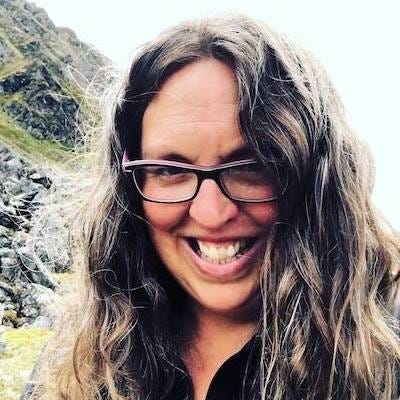 Laura Sampson | Substack