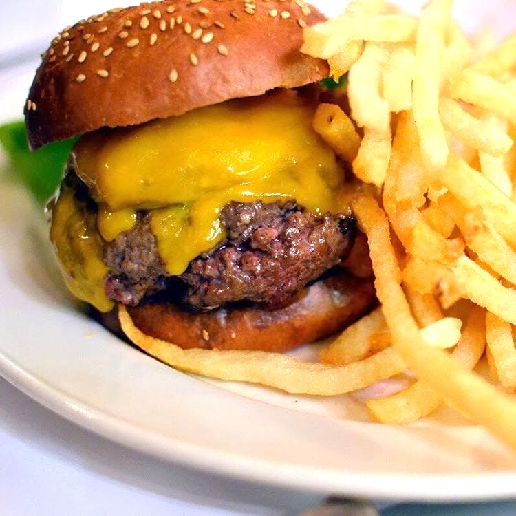 A Guide to the World's Best Burgers - Xtreme Foodies