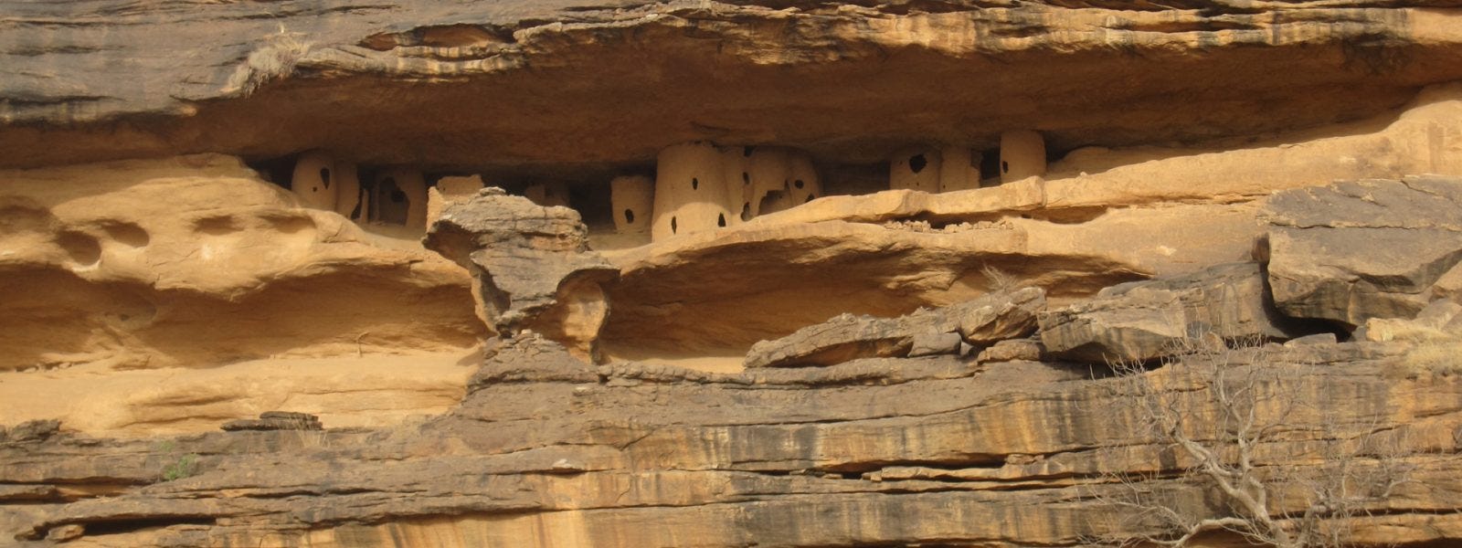 A complete history of Dogon country: Bandiagara from 1900BC to 1900AD