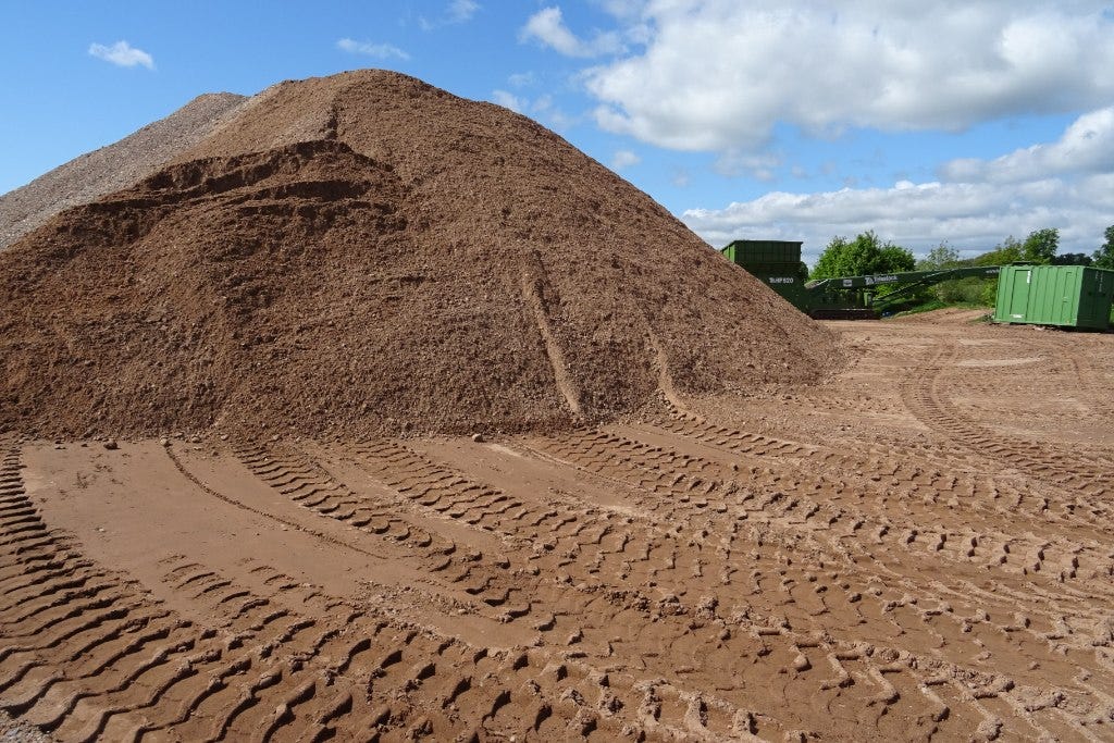 Den nye bunke jord - by Hans Hyttel - Et sted i Danmark