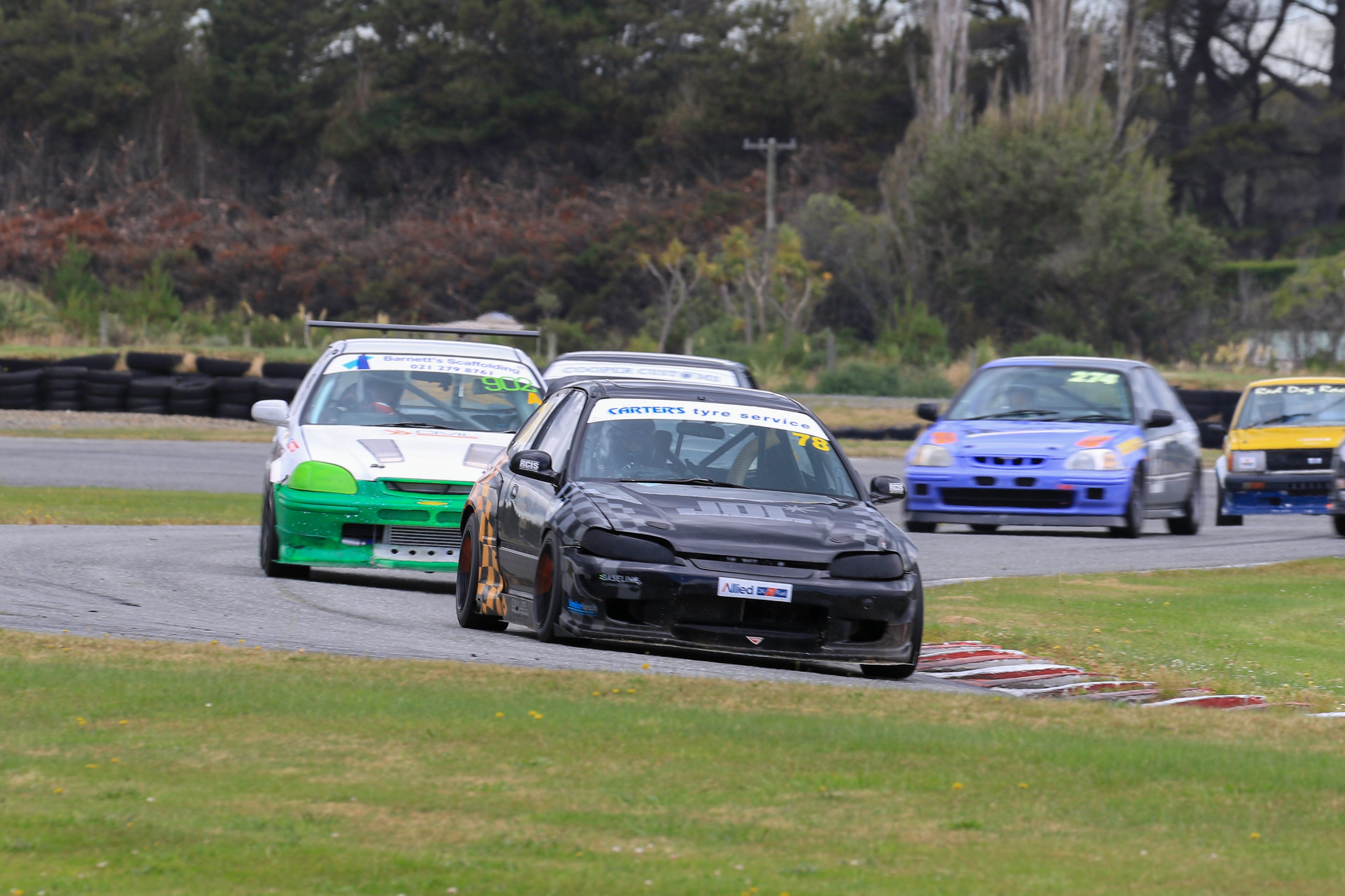 Invercargill drivers share honours at Teretonga Park