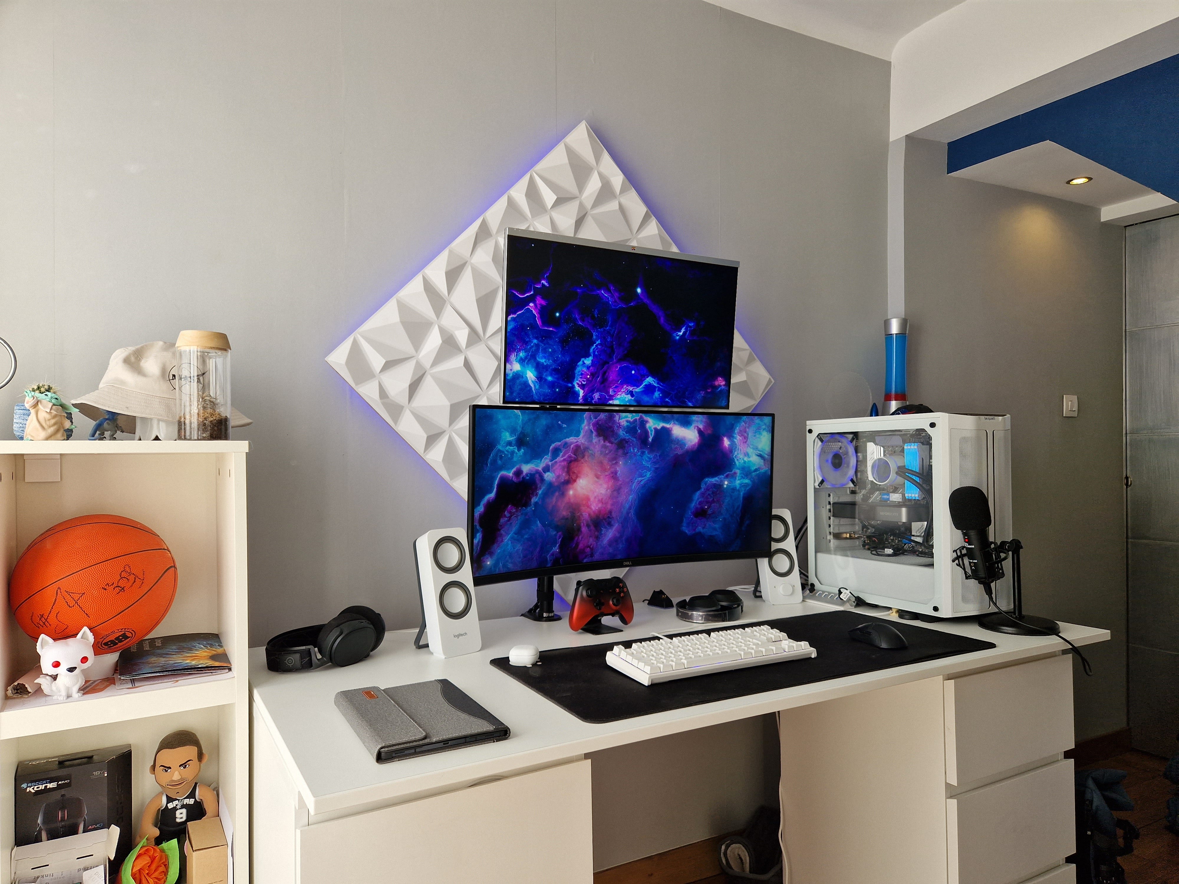 No. 33 - Benoît's Radiant Gaming Setup - battlestations