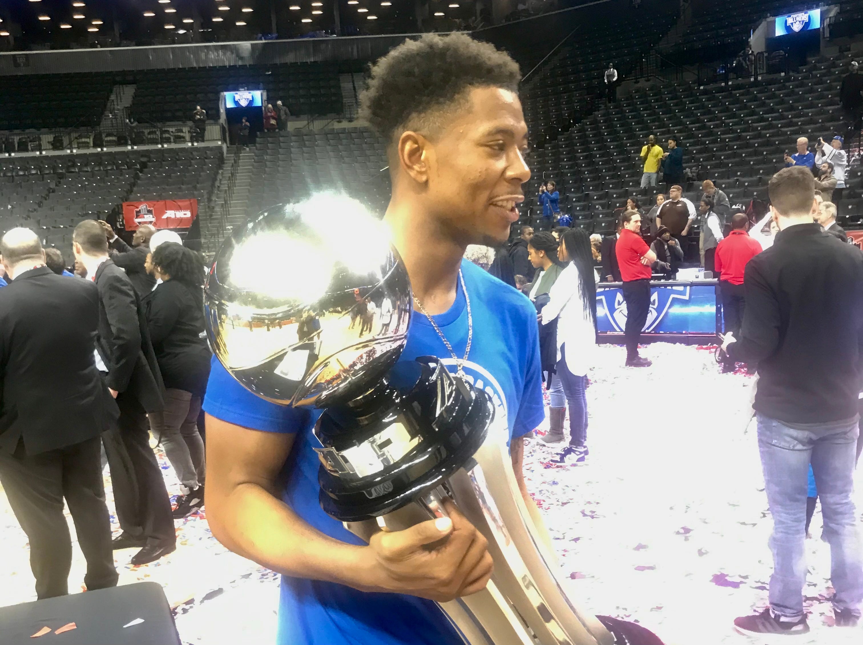 Jordan Goodwin signs two-way deal with Lakers, putting him on path to ...