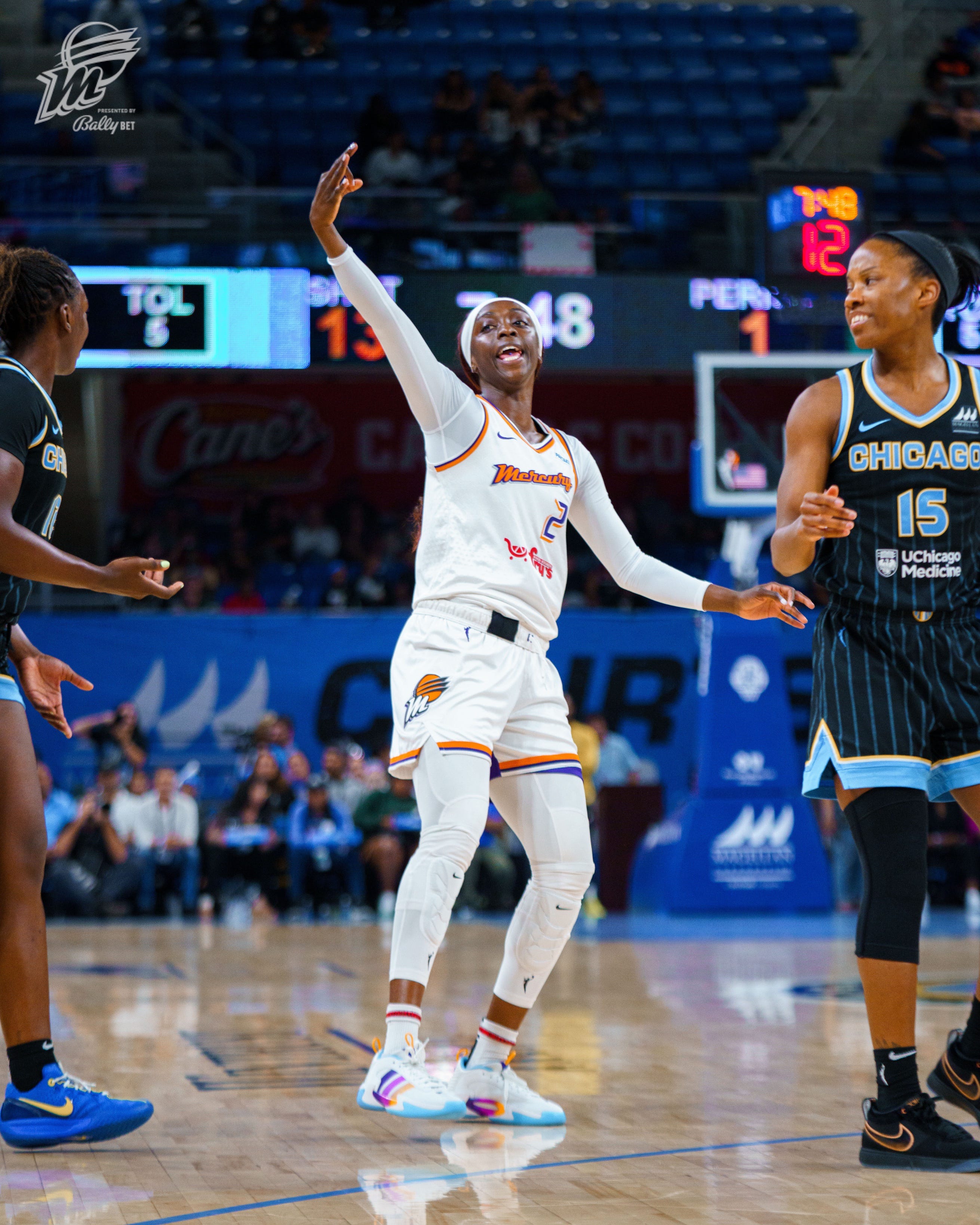 Kahleah Copper shoots the lights out in return to Chicago against ...