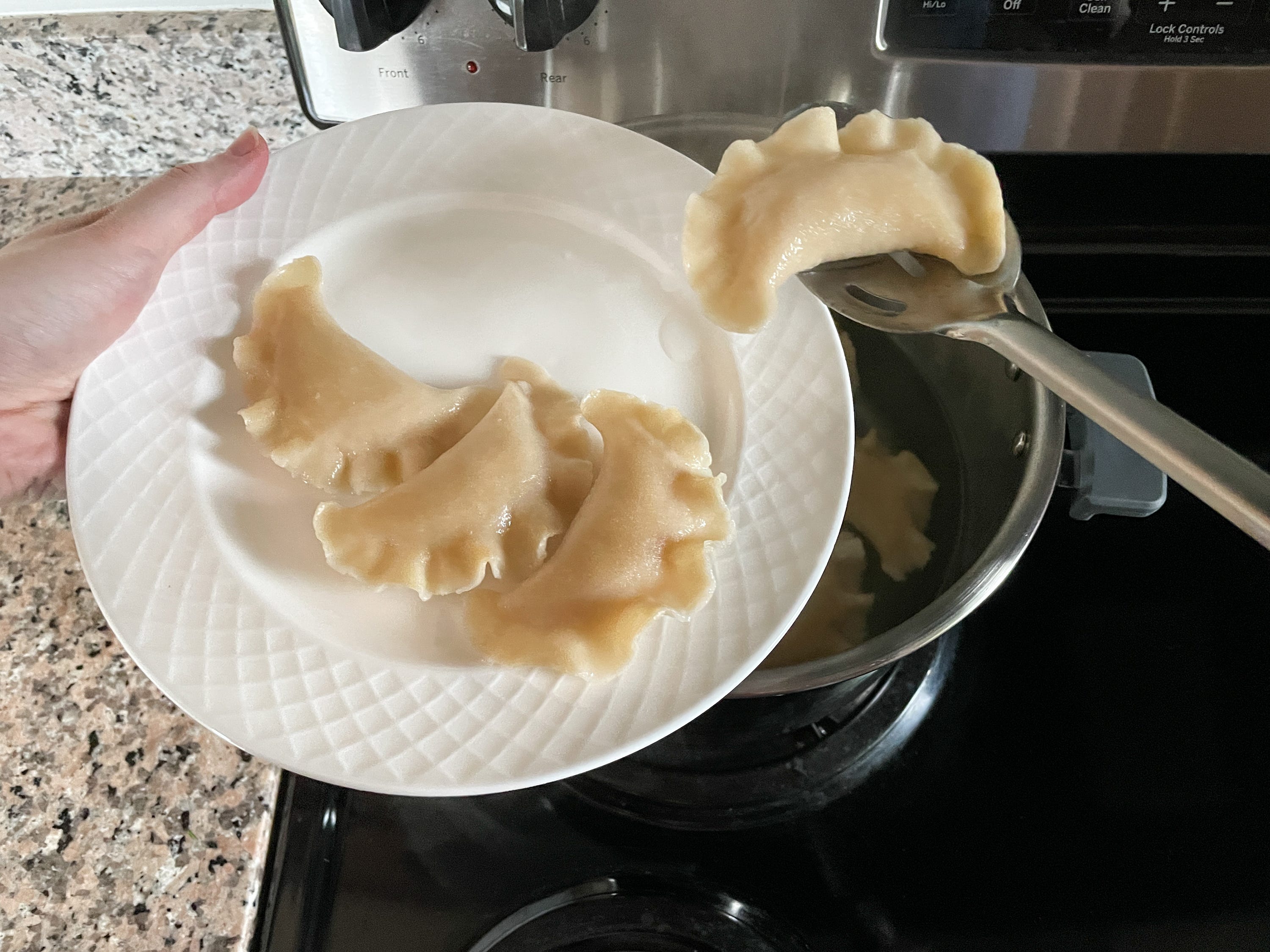 Traditional Ukrainian varenyky recipe - by Darya Zorka