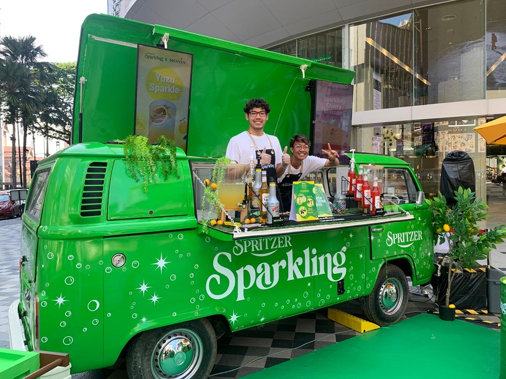 Spritzer 新年特备活动 “Sparkling New Year Aspirations” 迎接 2024 年并许下第一个愿望