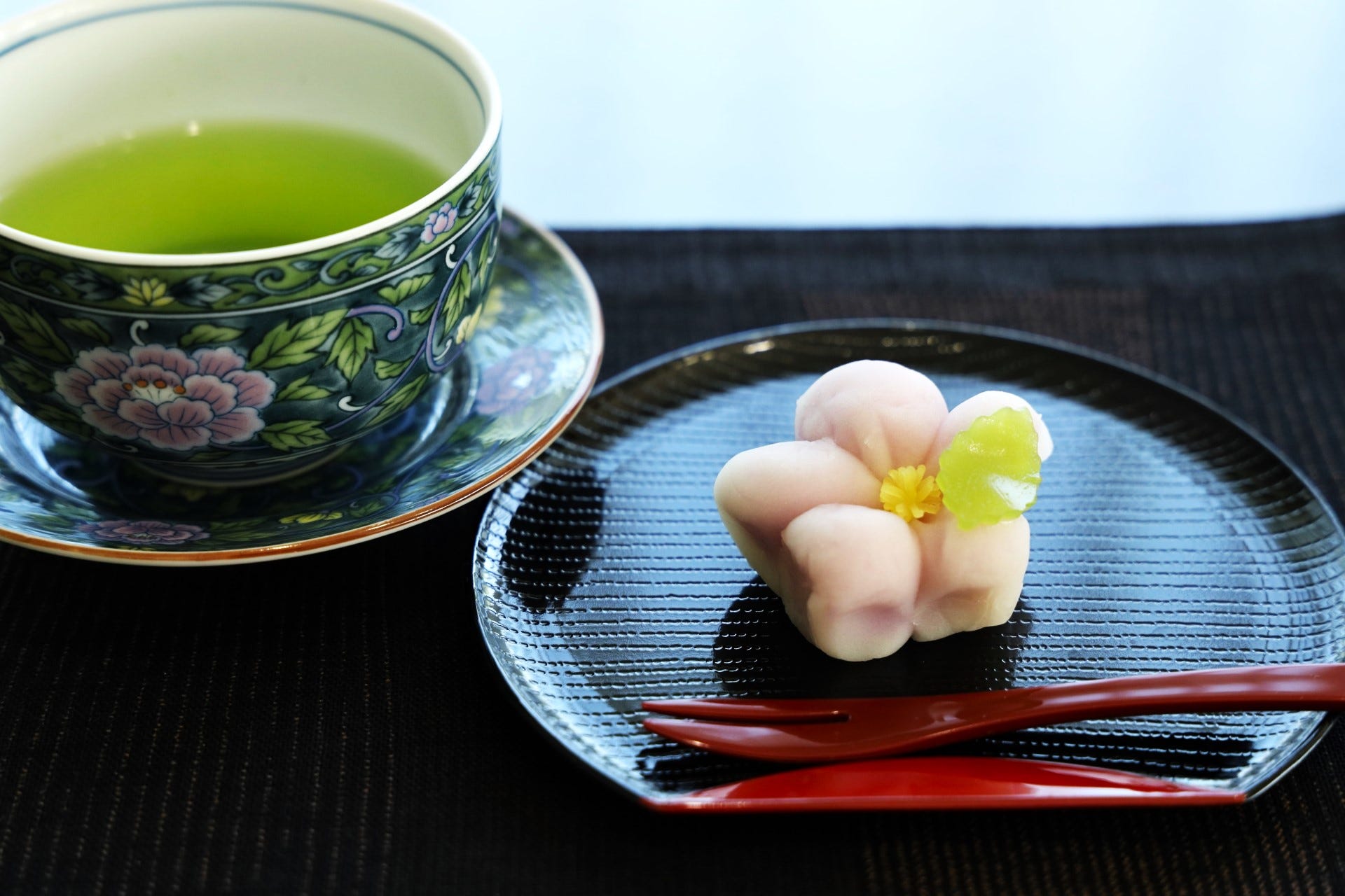 Have you ever heard "Ippuku Dozo(一服どうぞ) in Japan?