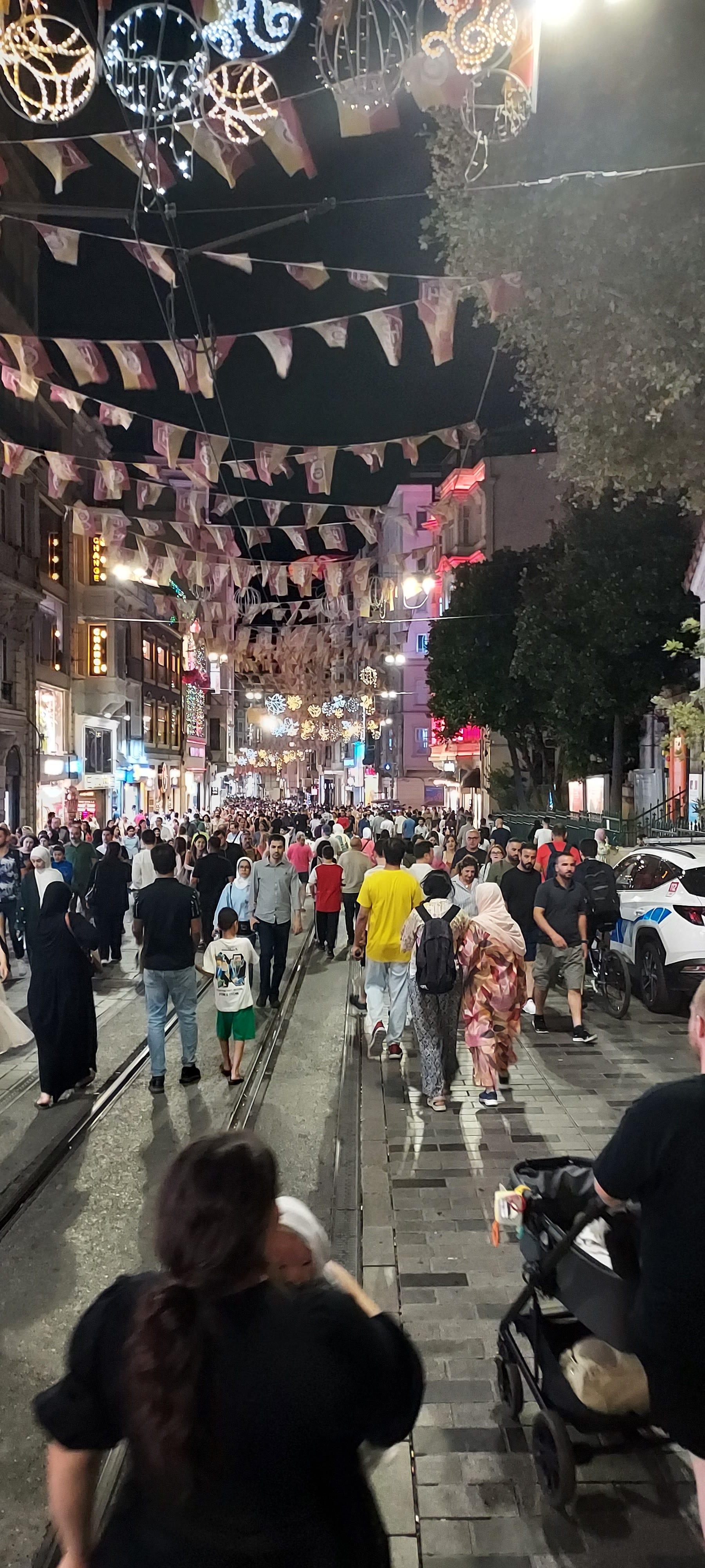 Istanbul II - by Robert Negru - Răbdări prăjite