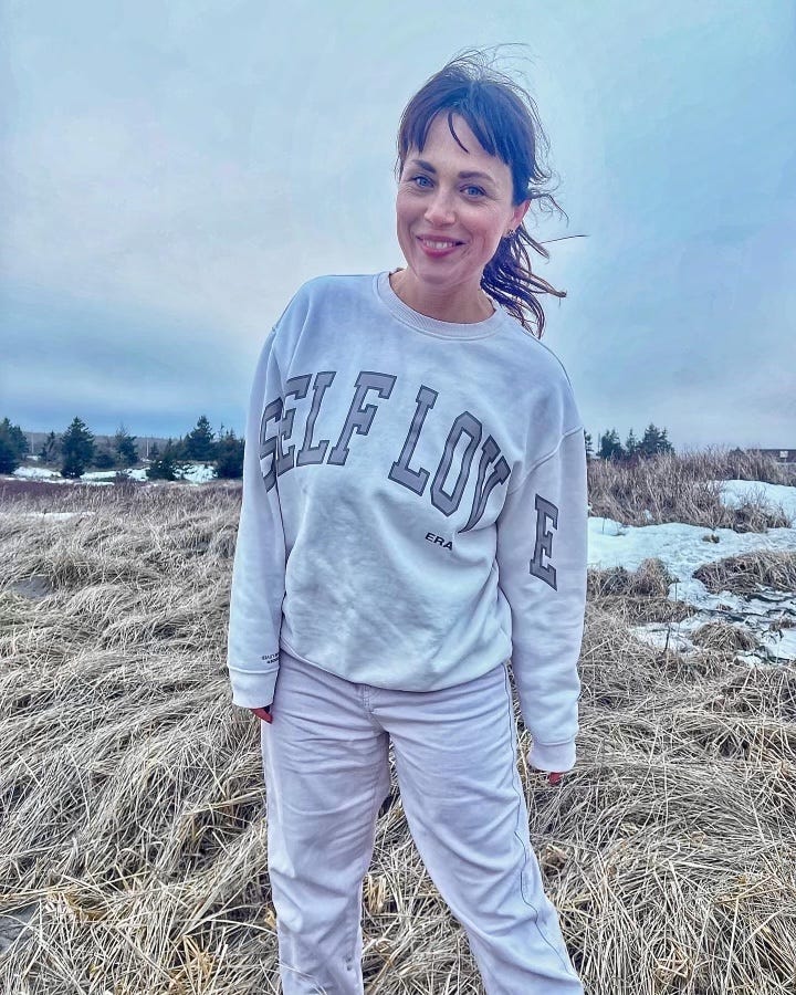 Welcome to Being Sparkly - by Estelle Thomson