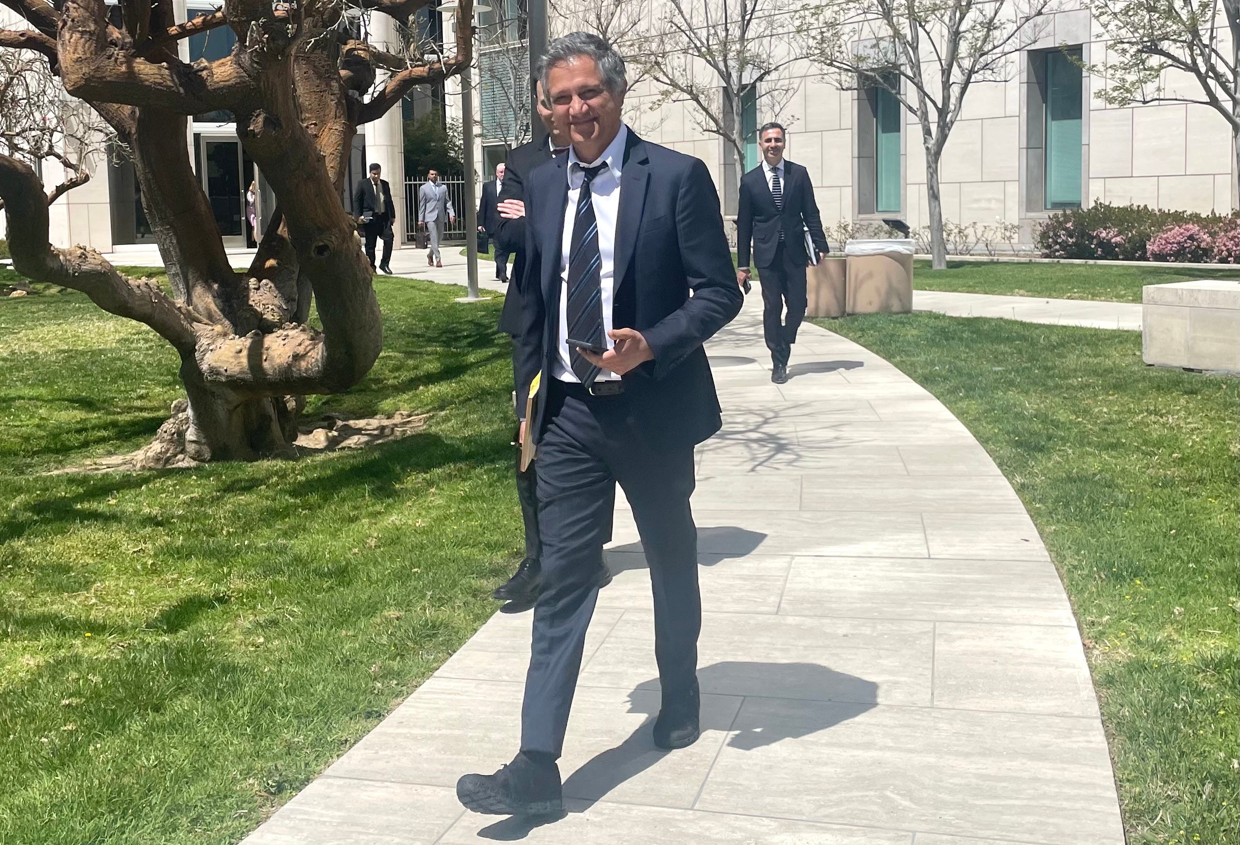 Apple starts calling witnesses in Masimo's Apple Watch trial