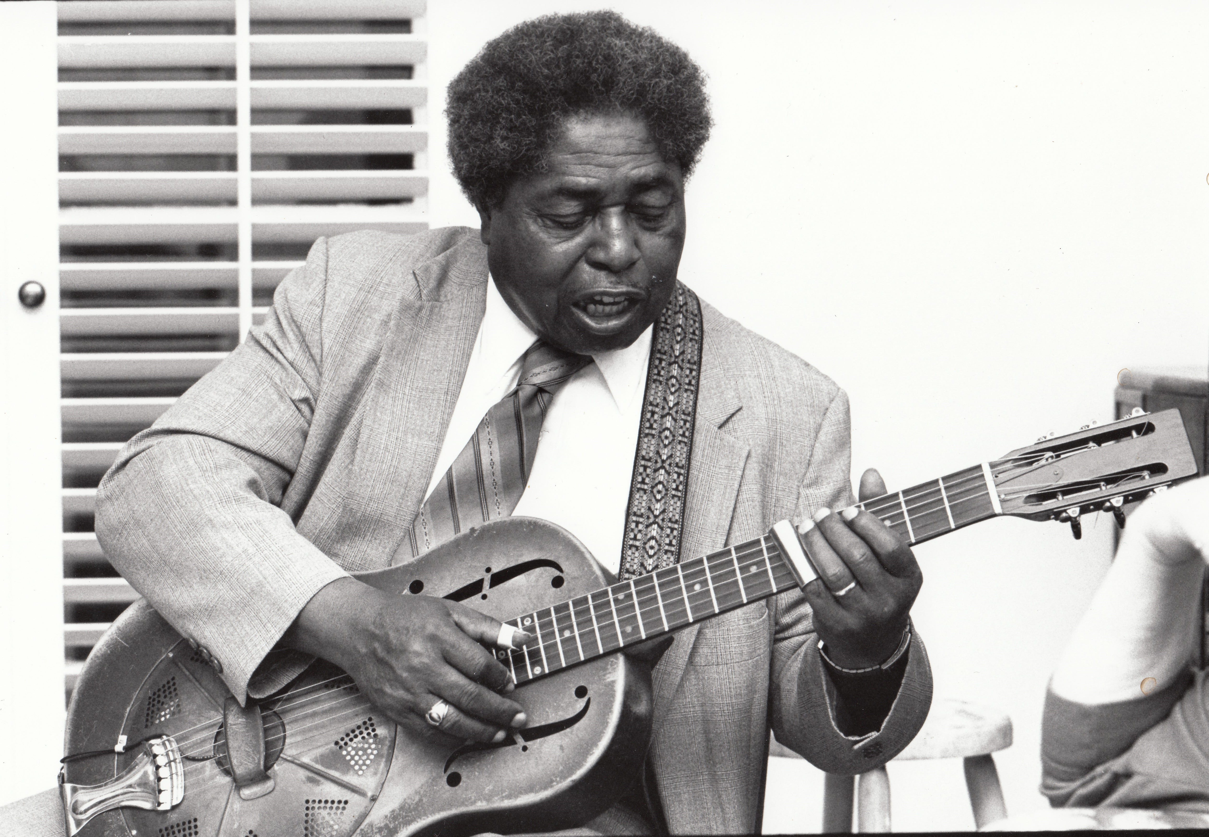Johnny Shines Talks About His Life, Robert Johnson, and the Blues (HD ...
