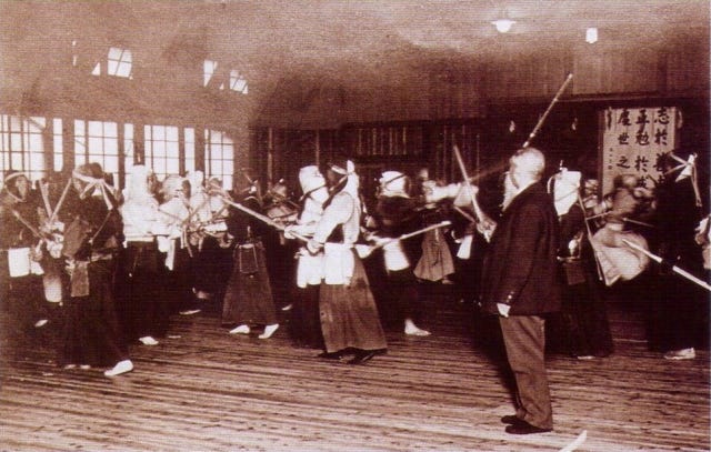 From Kenjutsu to Kendo - Alex Esteve - Kiryu「 輝龍