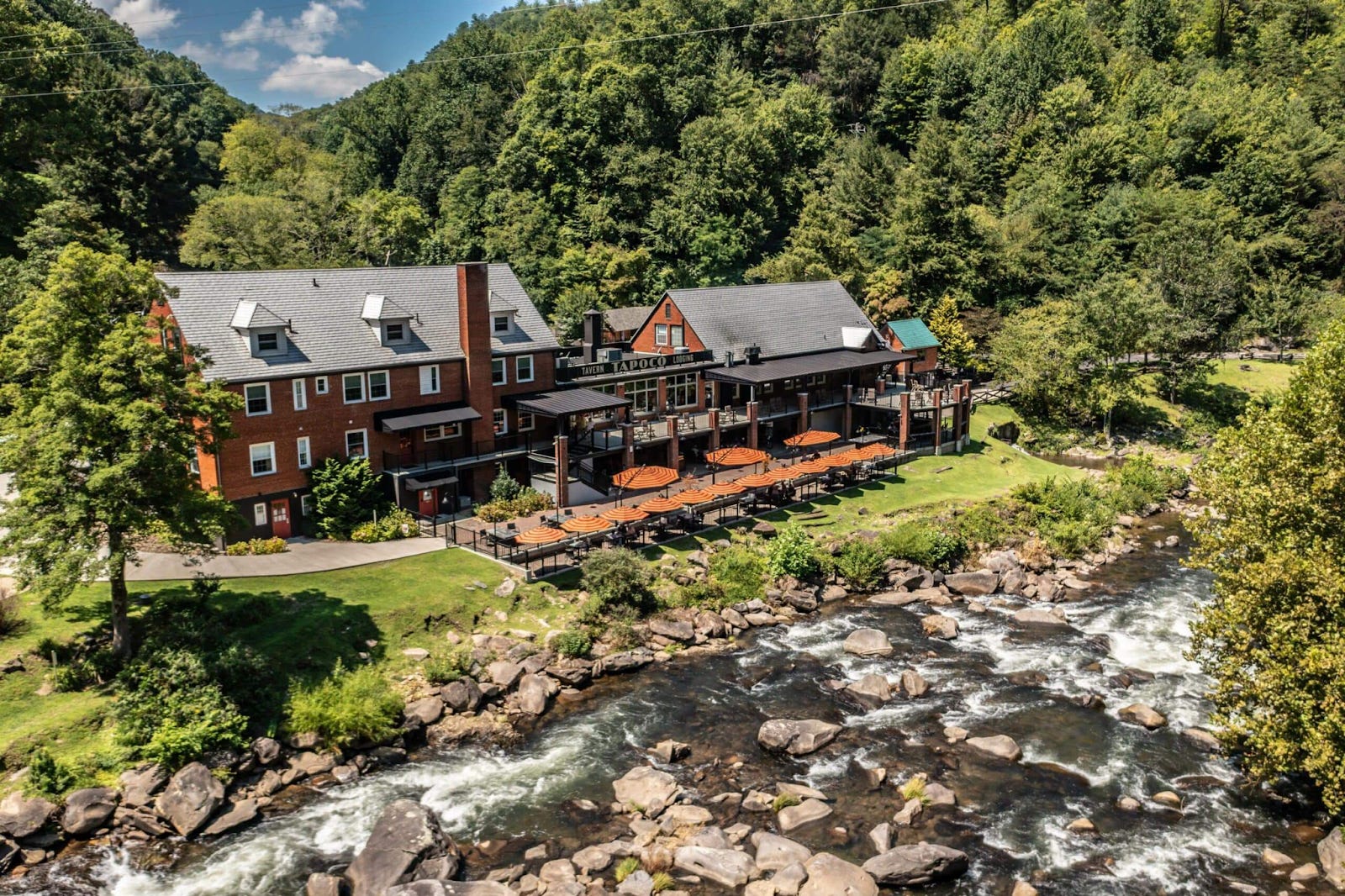 Unwind at the Historic Tapoco Lodge - Postcard Traveller