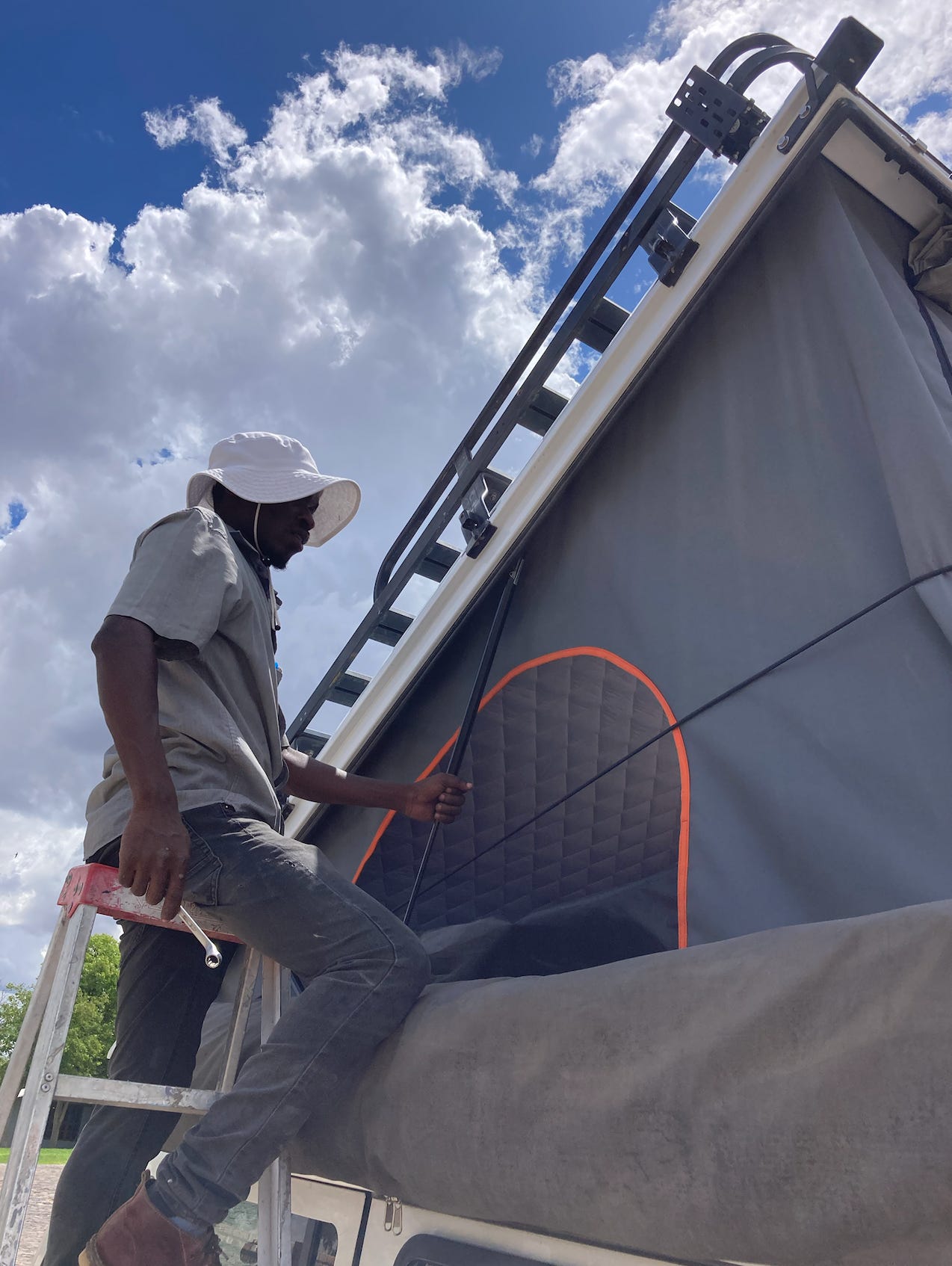 The Icarus roof conversion and its failed struts in Namibia. How the ...