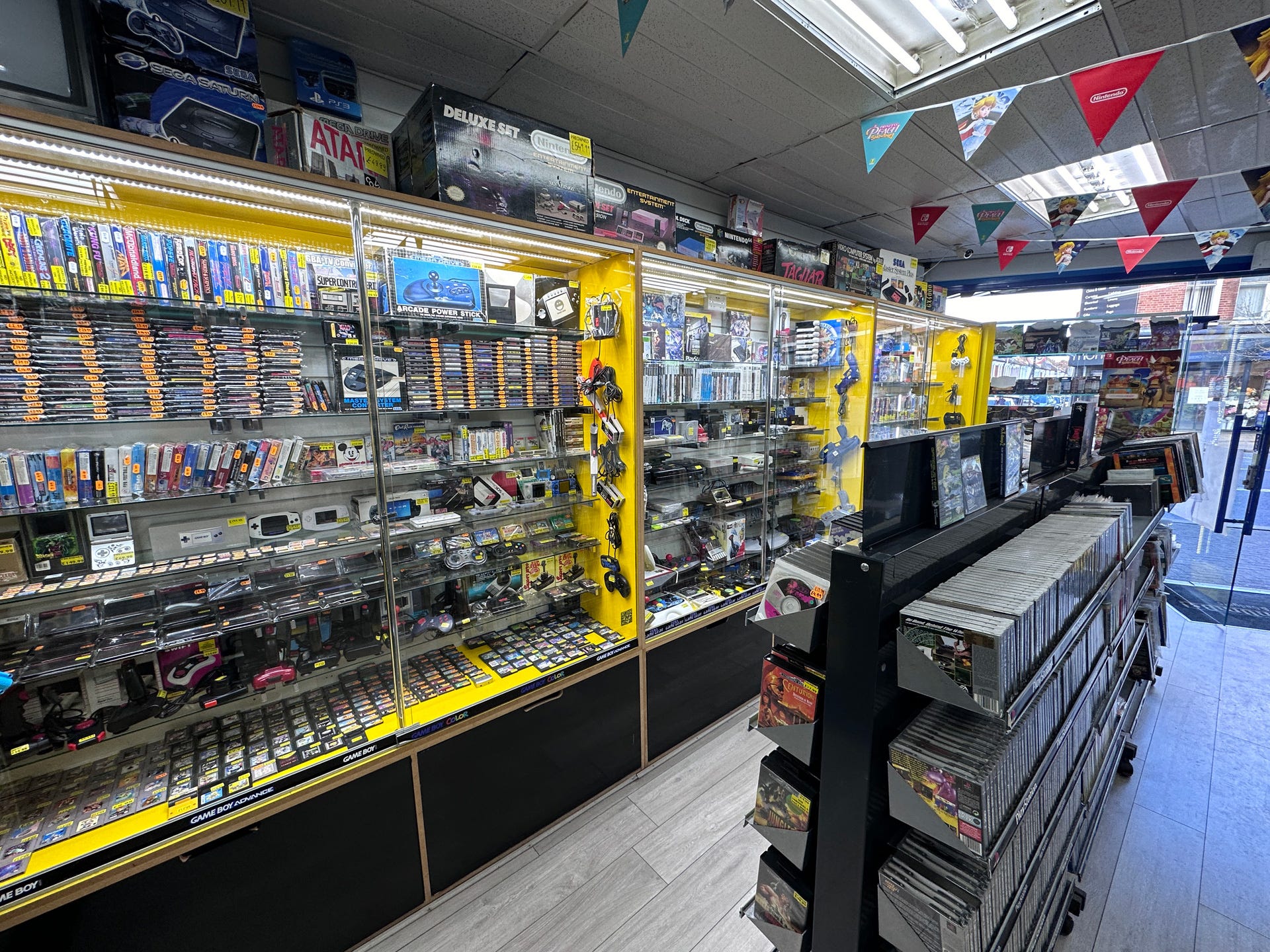 rePlay #83 | Πού πήγαν τα indie game stores;