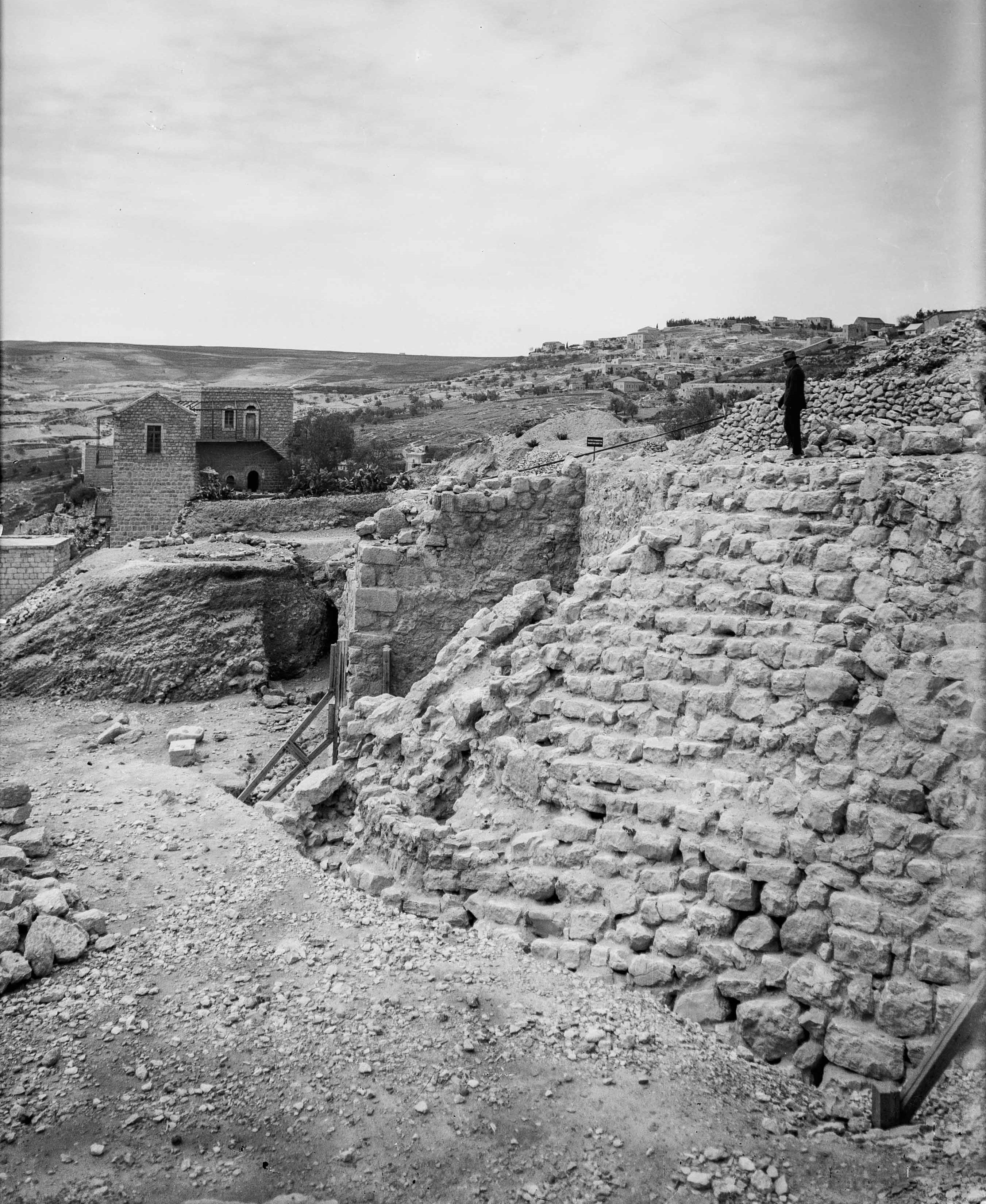 Unwinding the Stepped Stone Structure, Part 1: Macalister and Duncan