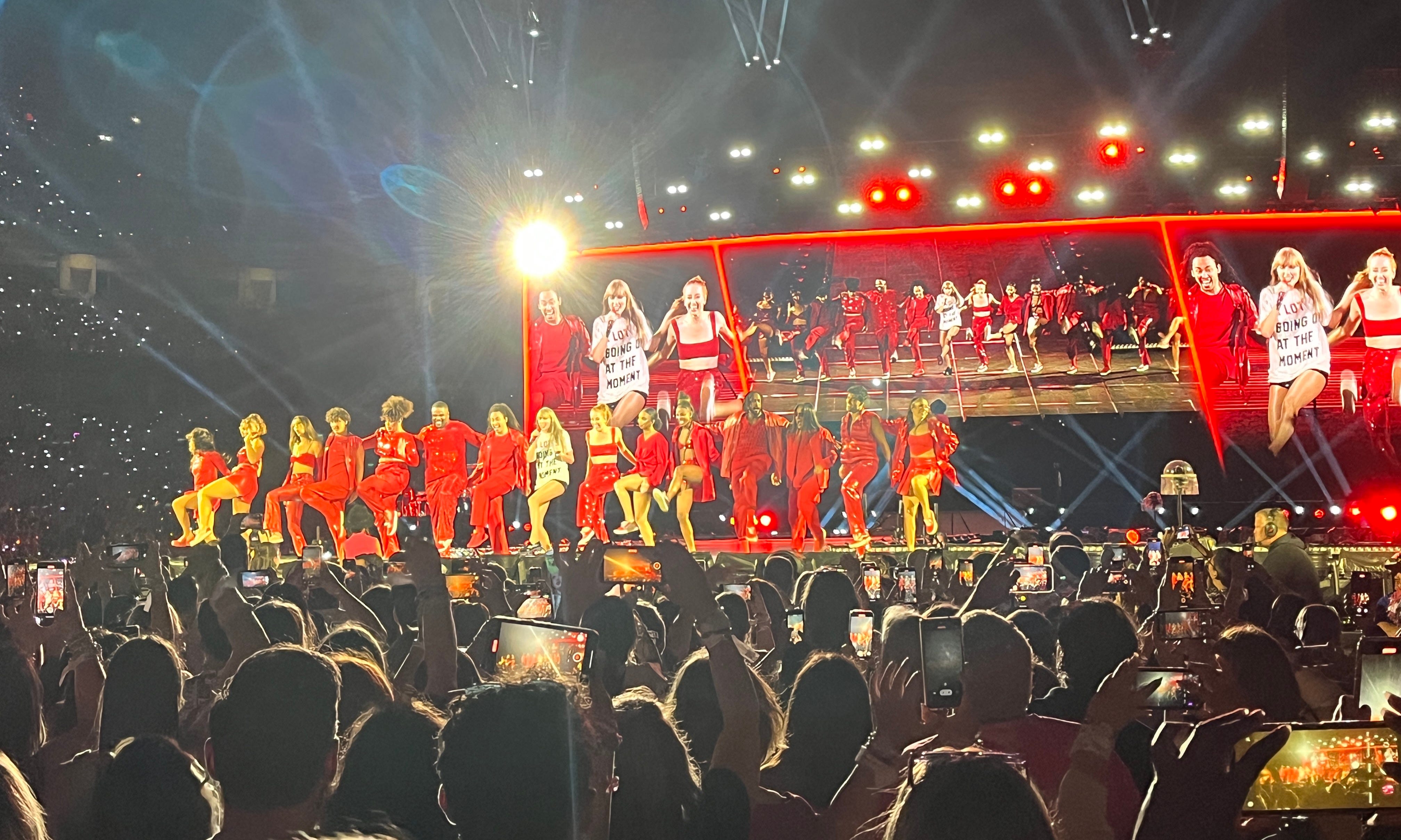 The effortless effort of the Eras Tour - by Caroline Siede